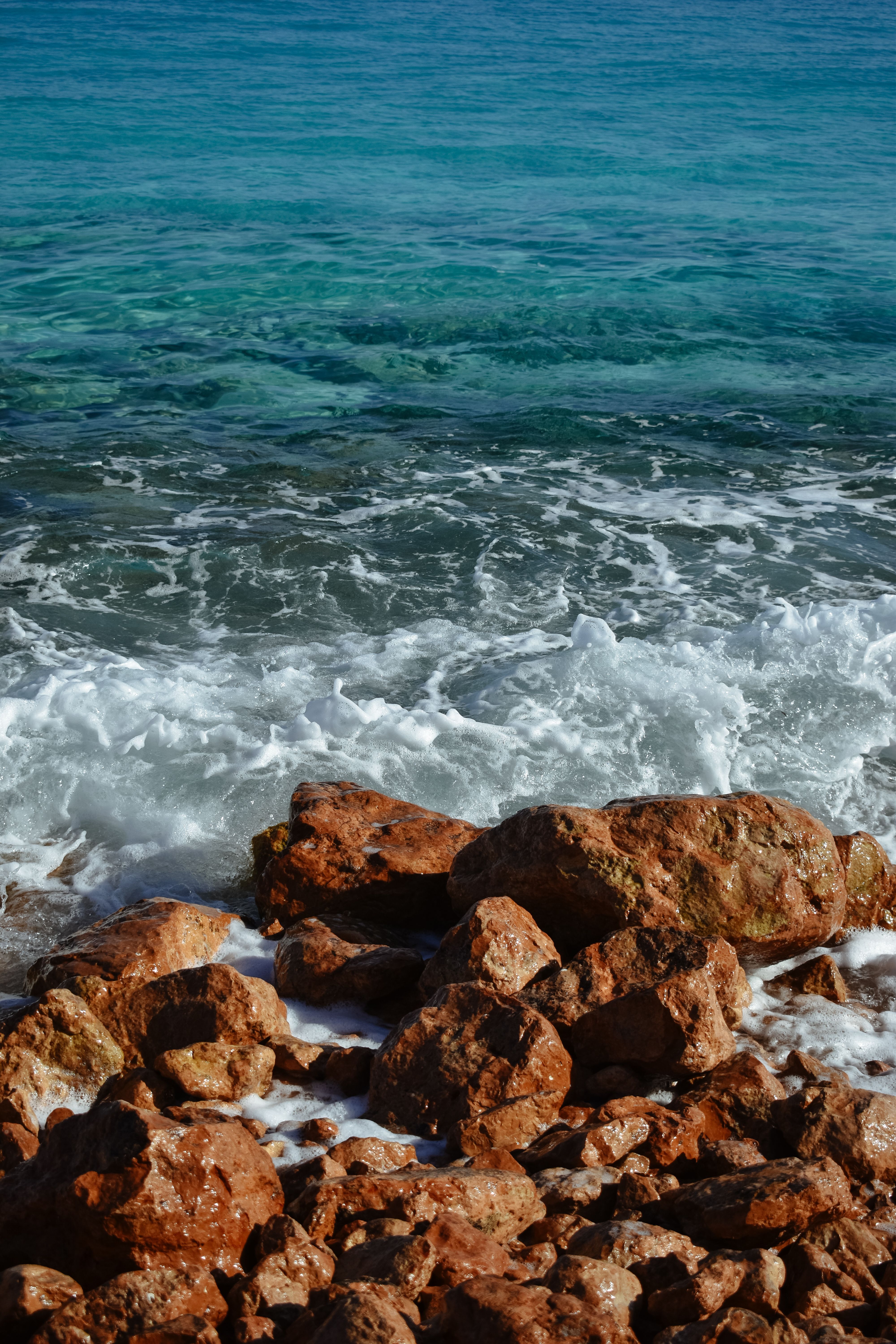 Wave and Rocks on Sea Shore · Free Stock Photo