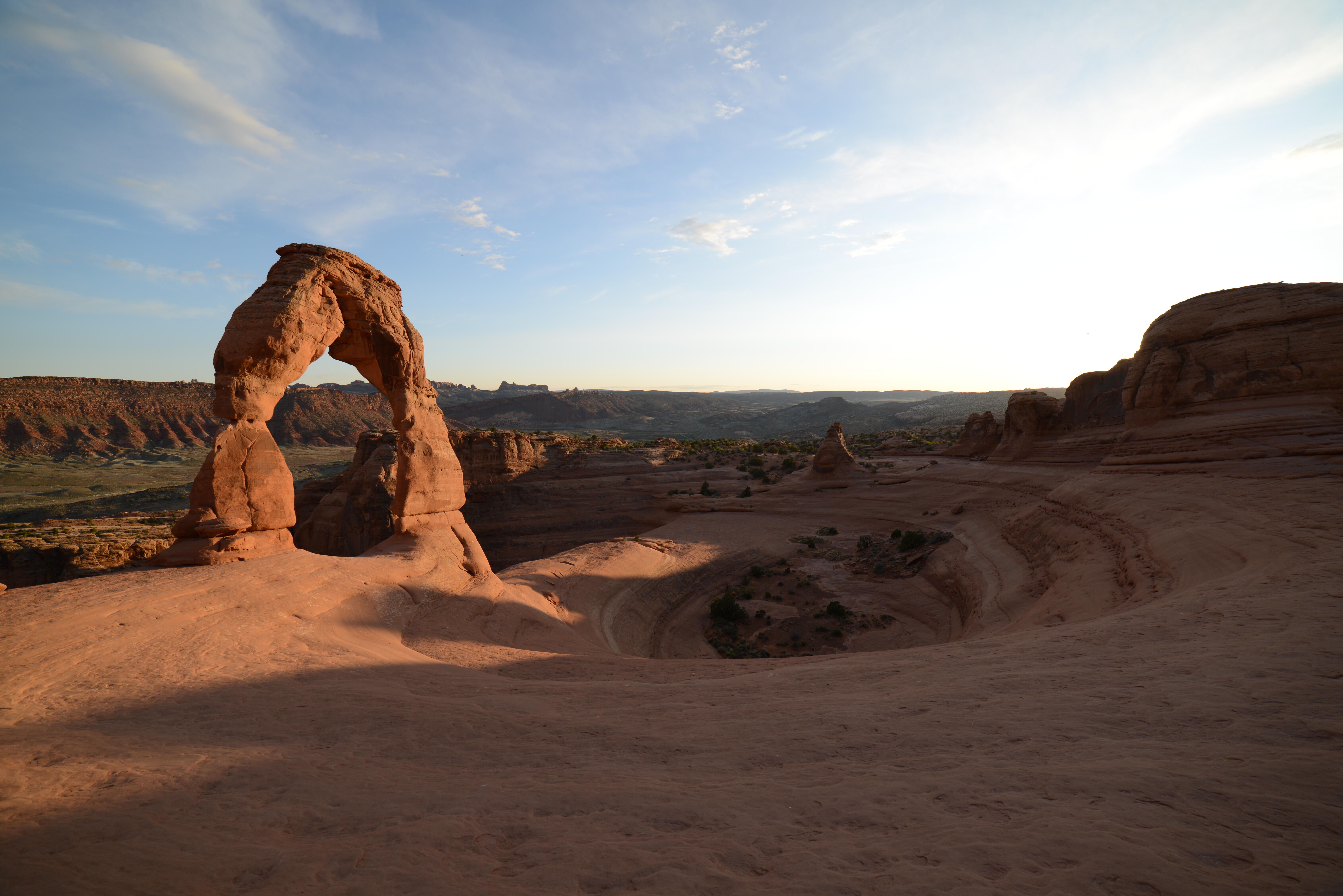 Desert Landscape with an Arch · Free Stock Photo