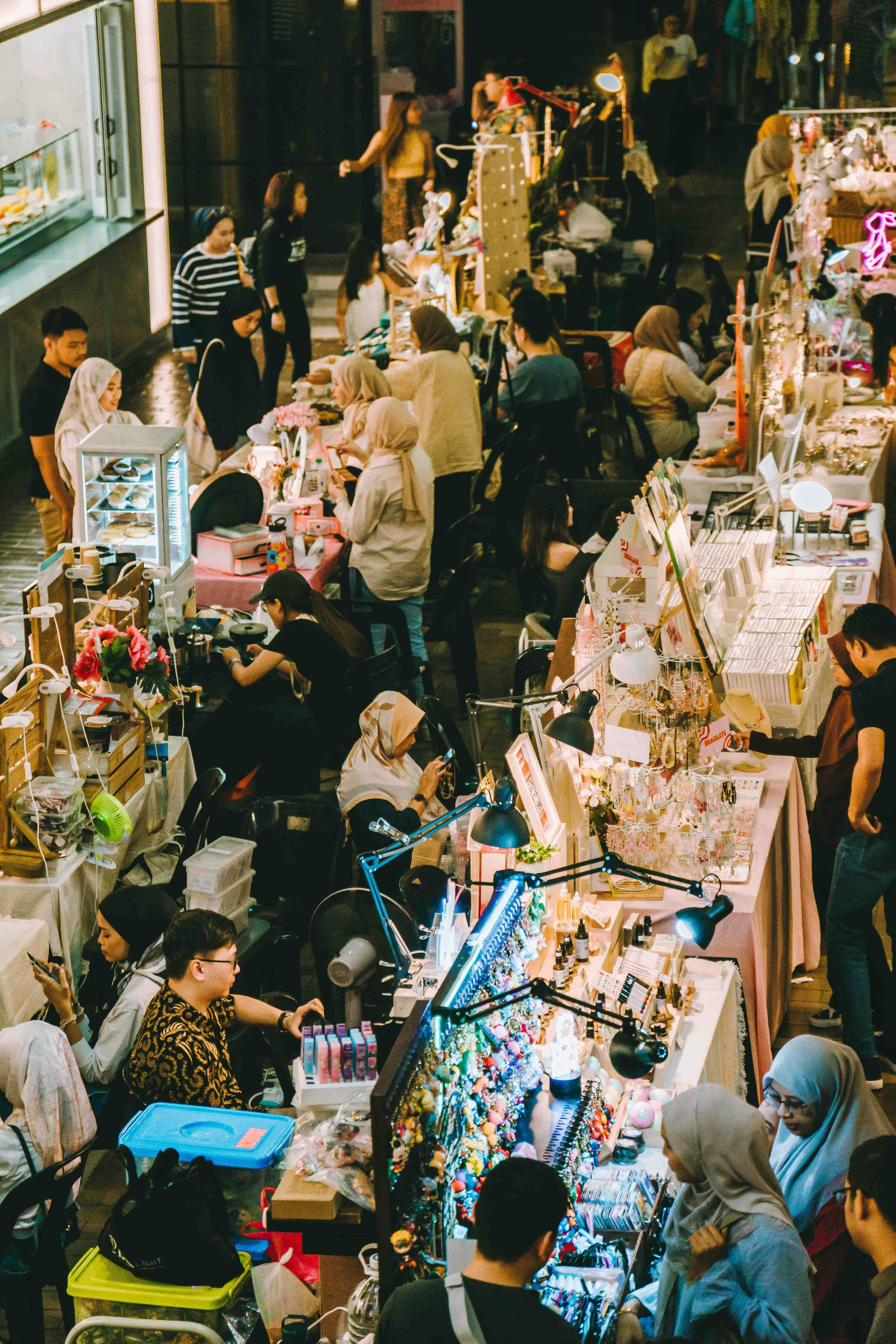 Customers Photos, Download The BEST Free Customers Stock Photos & HD Images