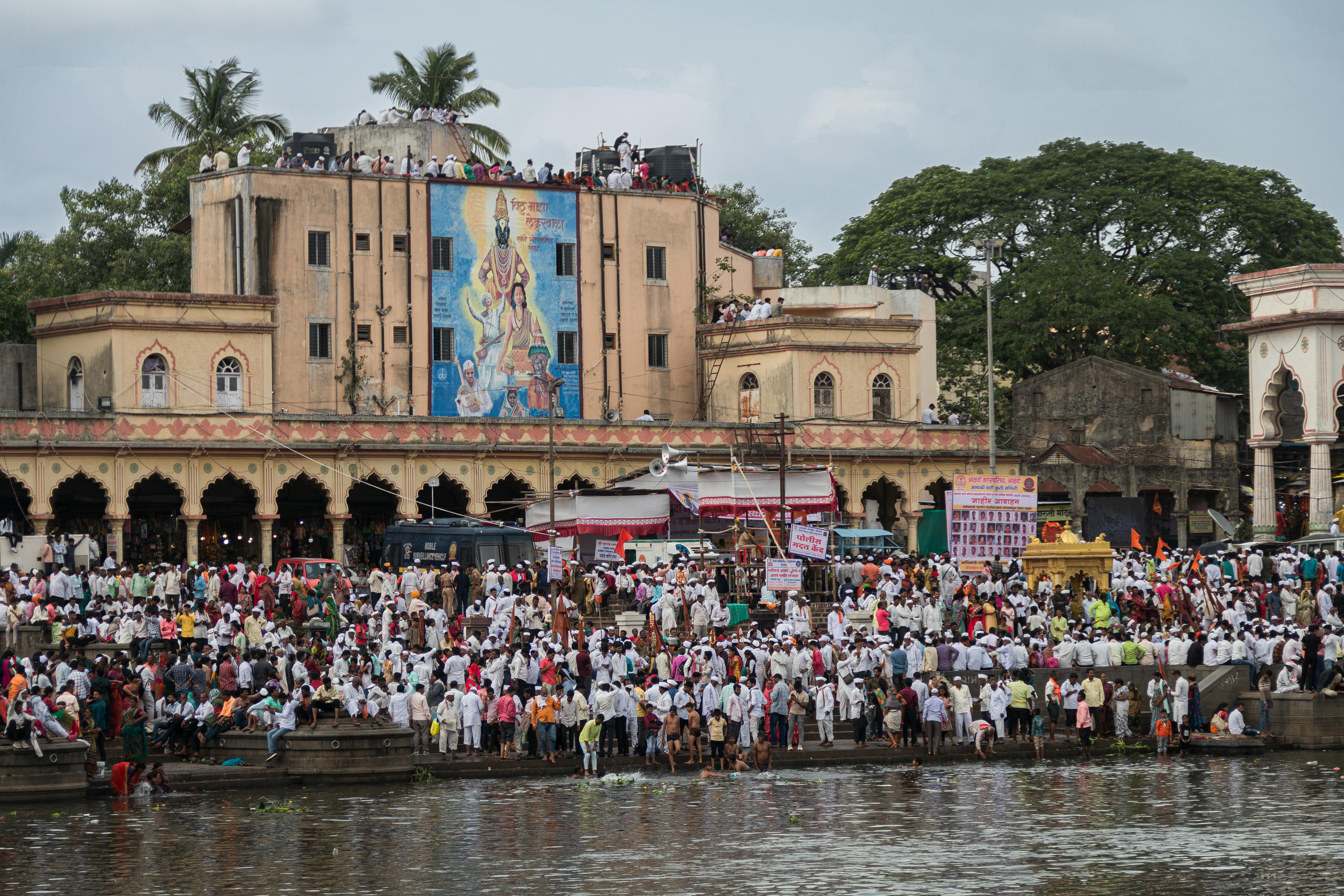 Gathering on Ghat along Indrayani river · Free Stock Photo