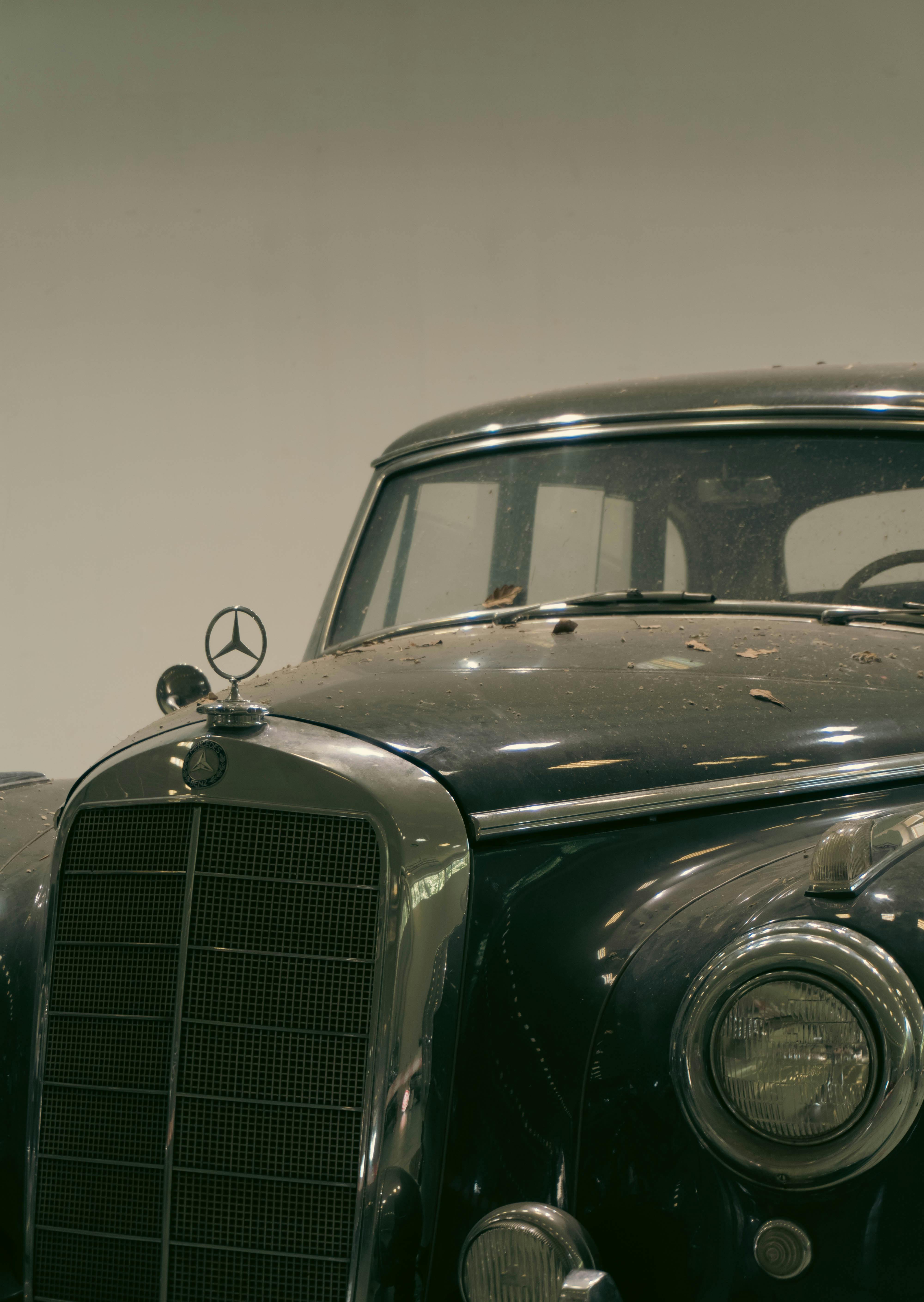 Front of Black Mercedes-Benz W186 · Free Stock Photo