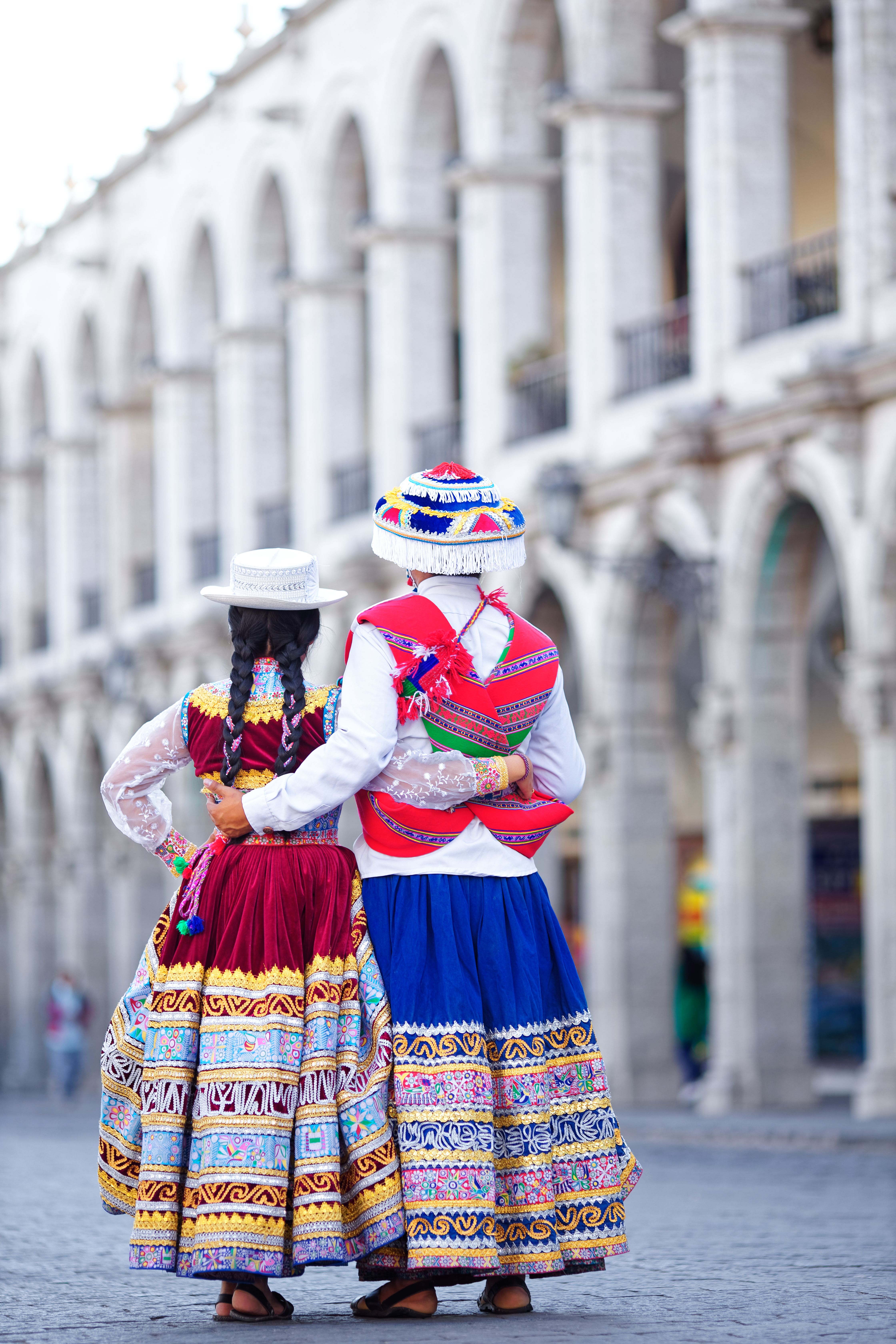 Traditional peruvian Wititi dancers in the old town of Arequipa · Free ...