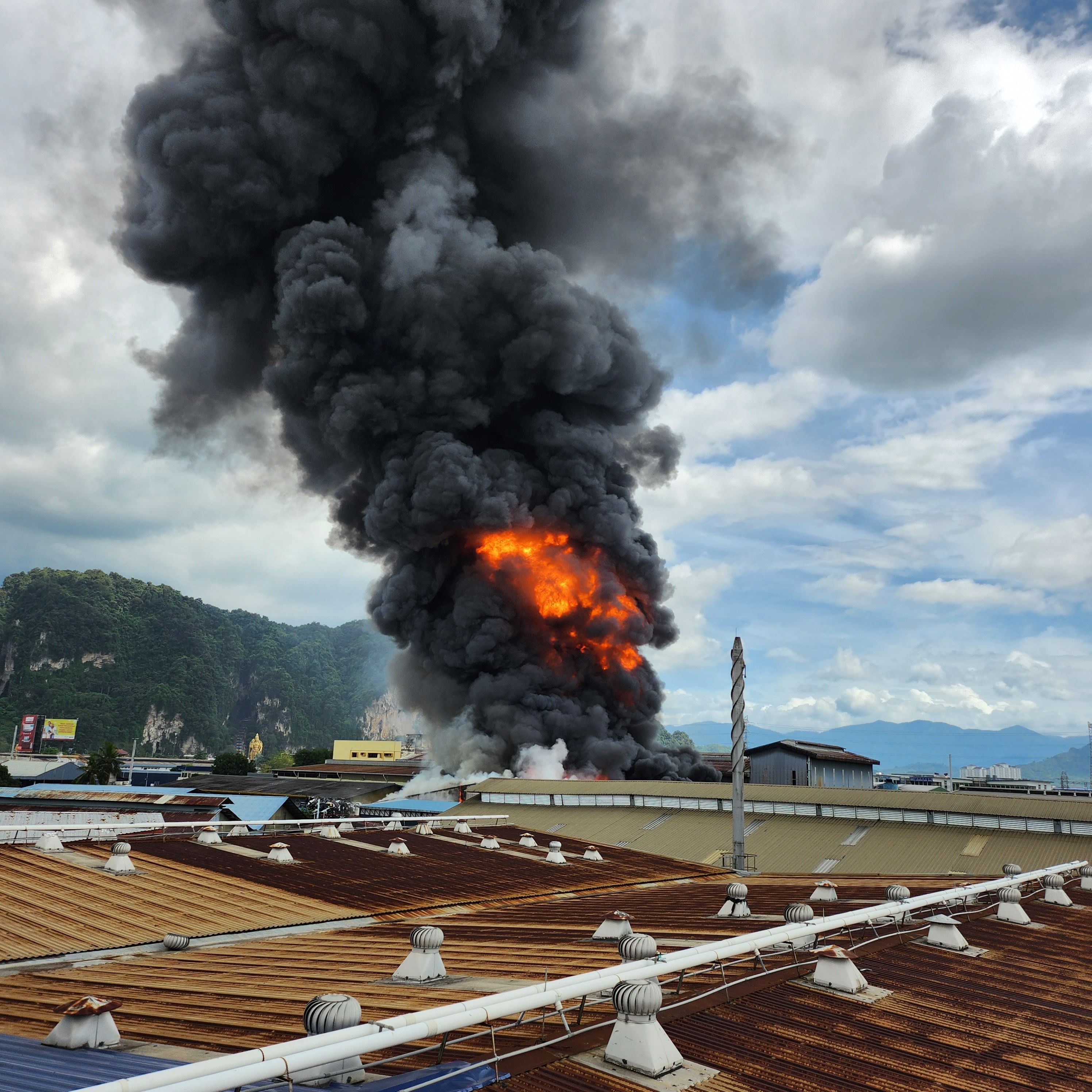 Fire of Factory · Free Stock Photo