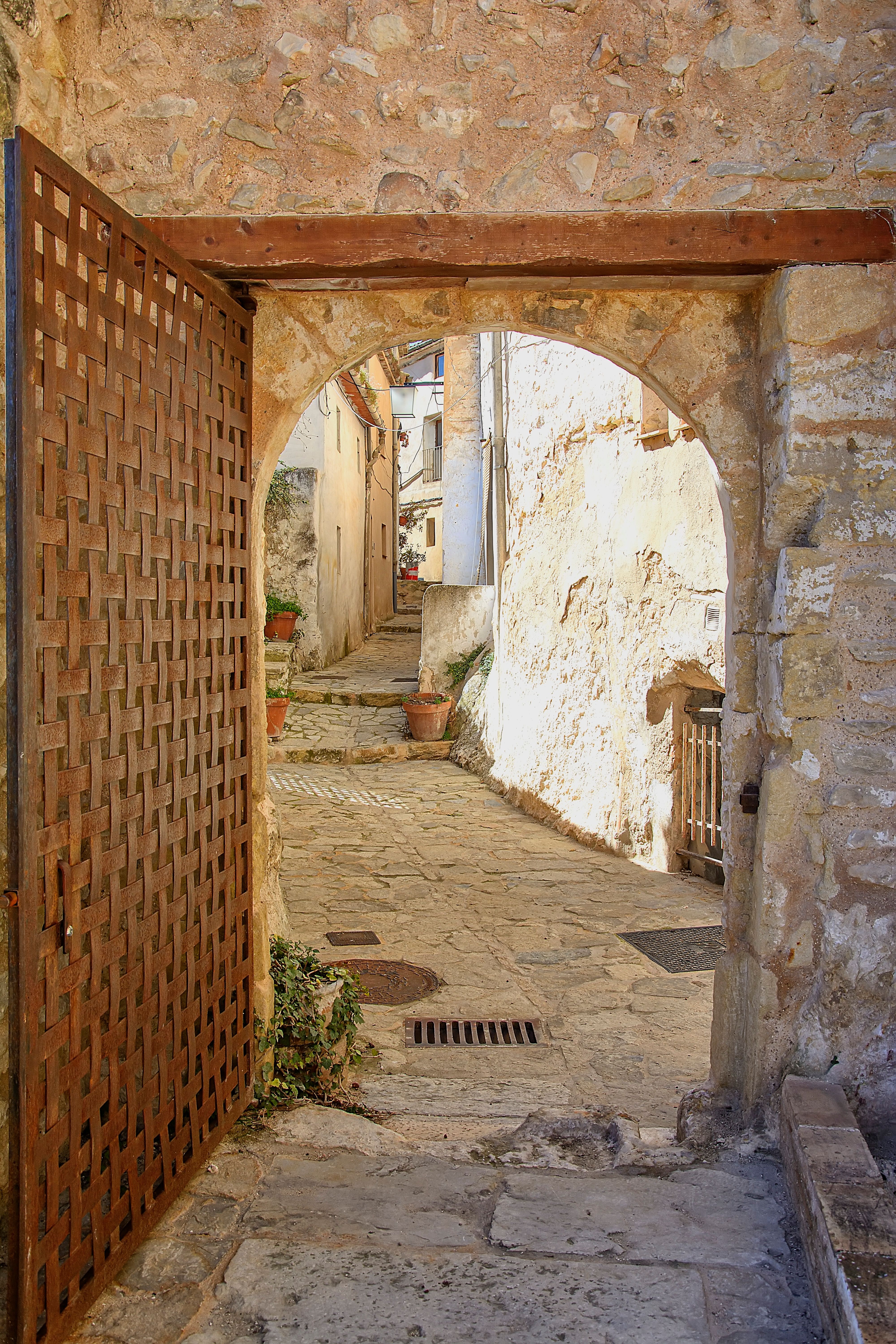 Photo Of An Alley · Free Stock Photo
