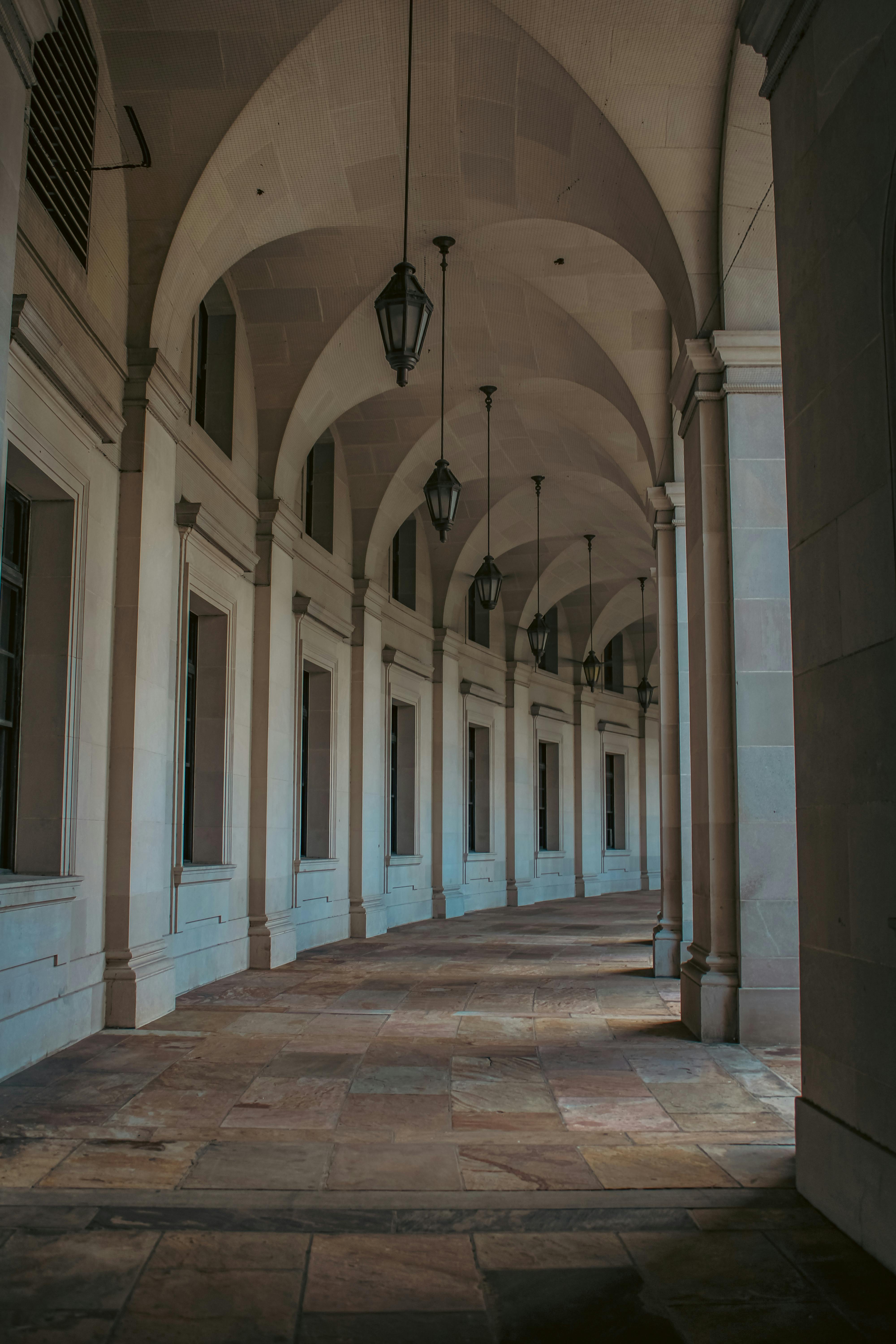 Wall and Colonnade of Vintage Building · Free Stock Photo
