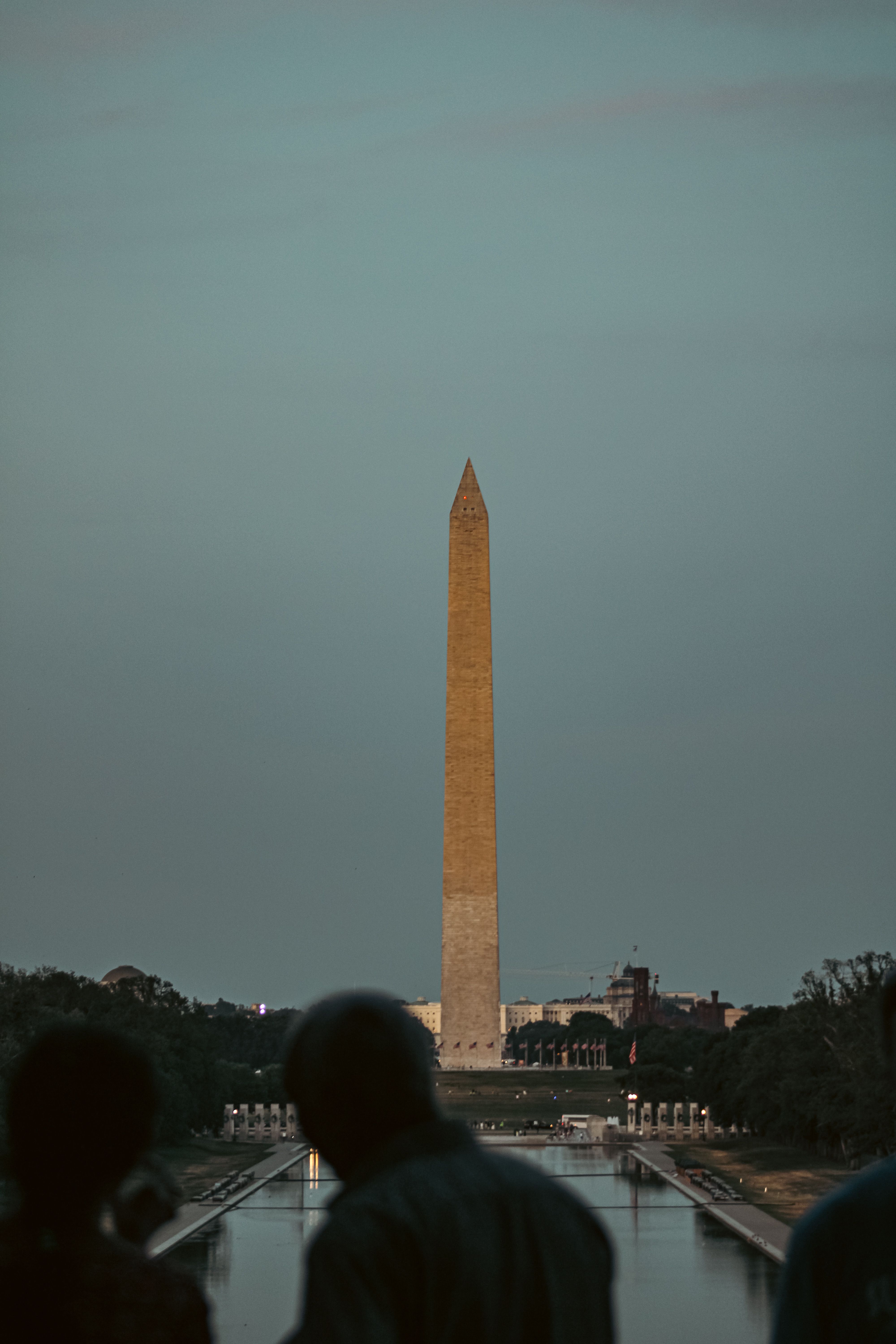 People are standing in front of the washington monument · Free Stock Photo