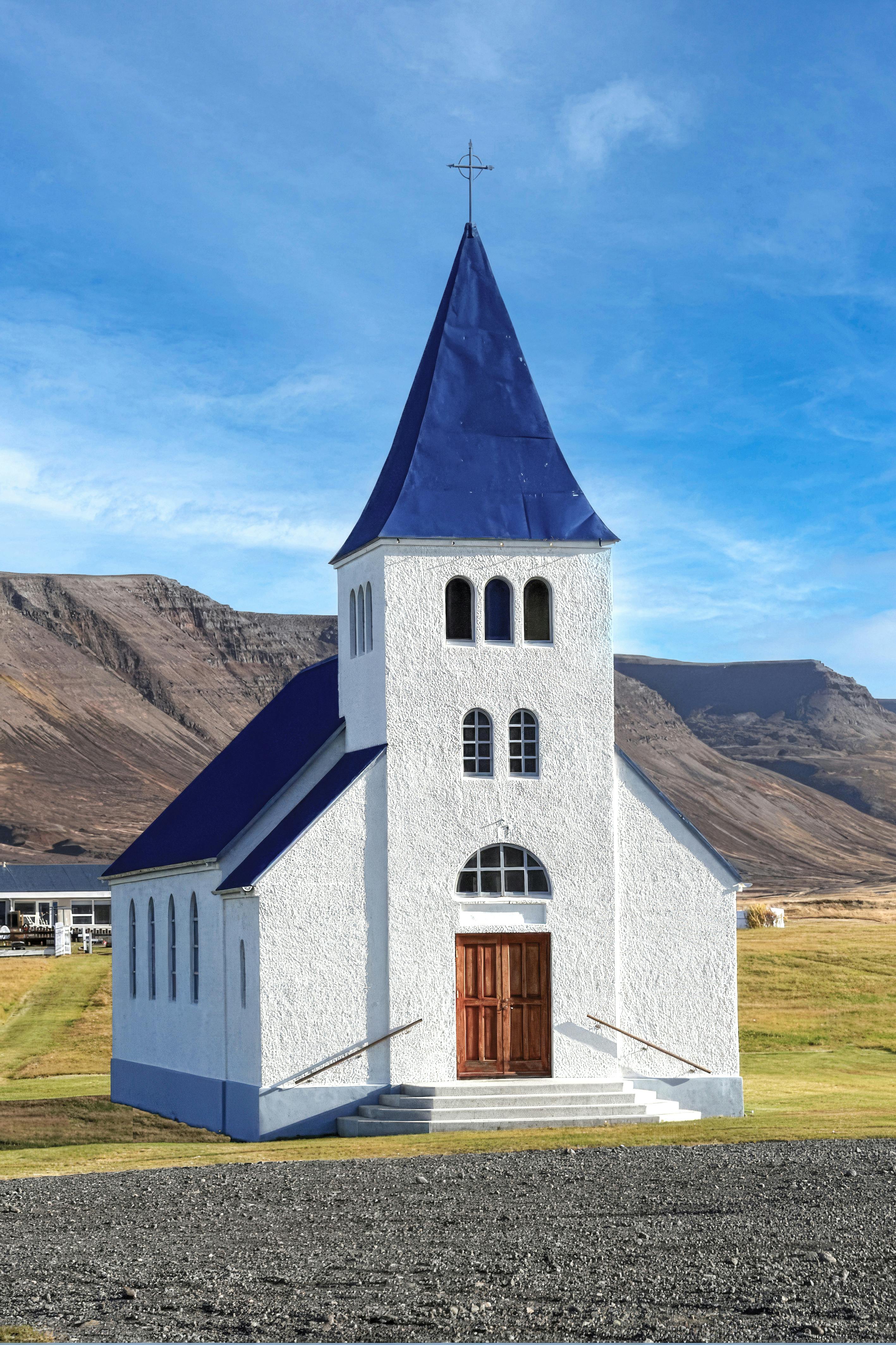 Brown and Orange Church · Free Stock Photo