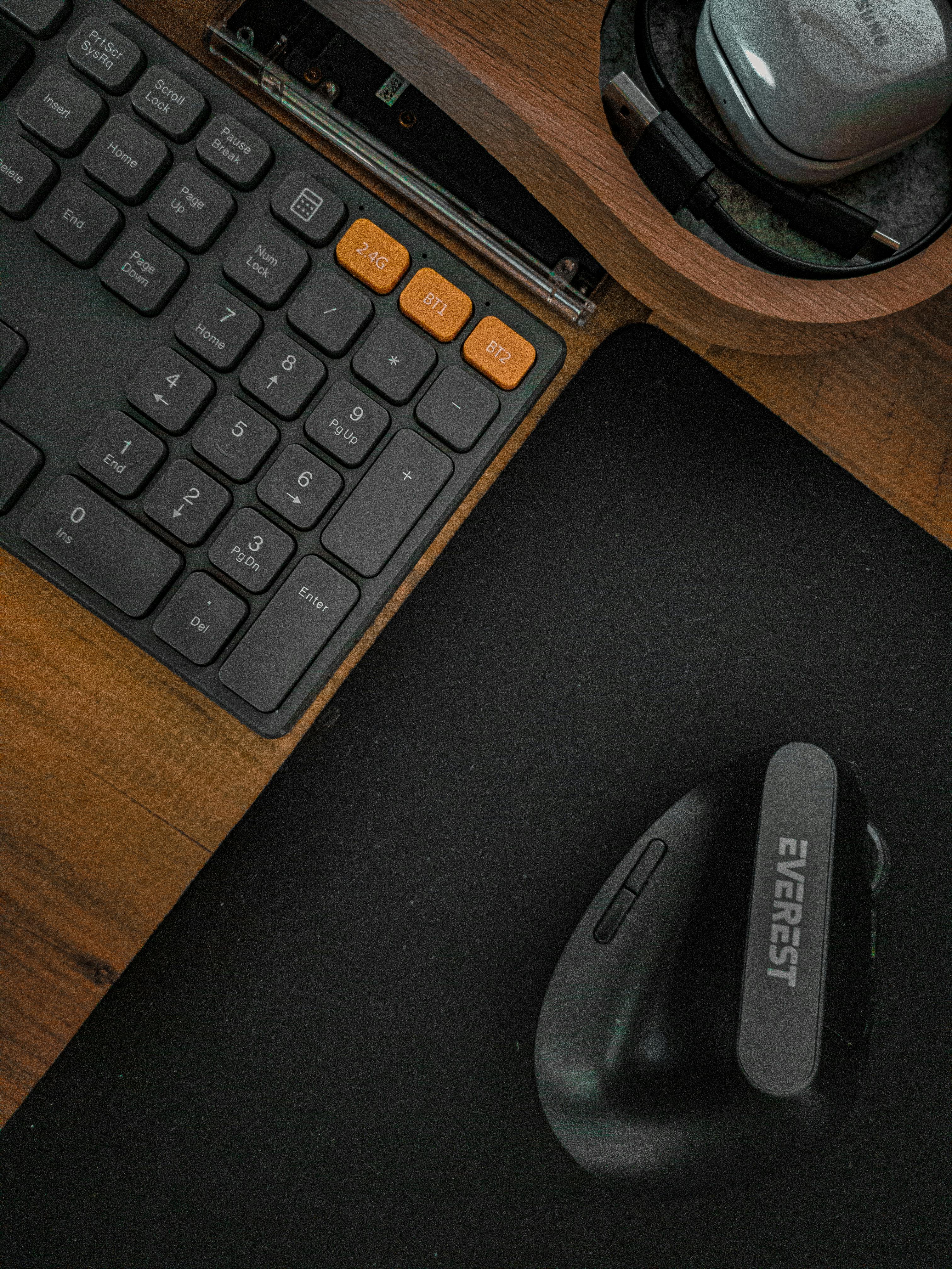 Close-Up Photo of Gaming Mouse · Free Stock Photo