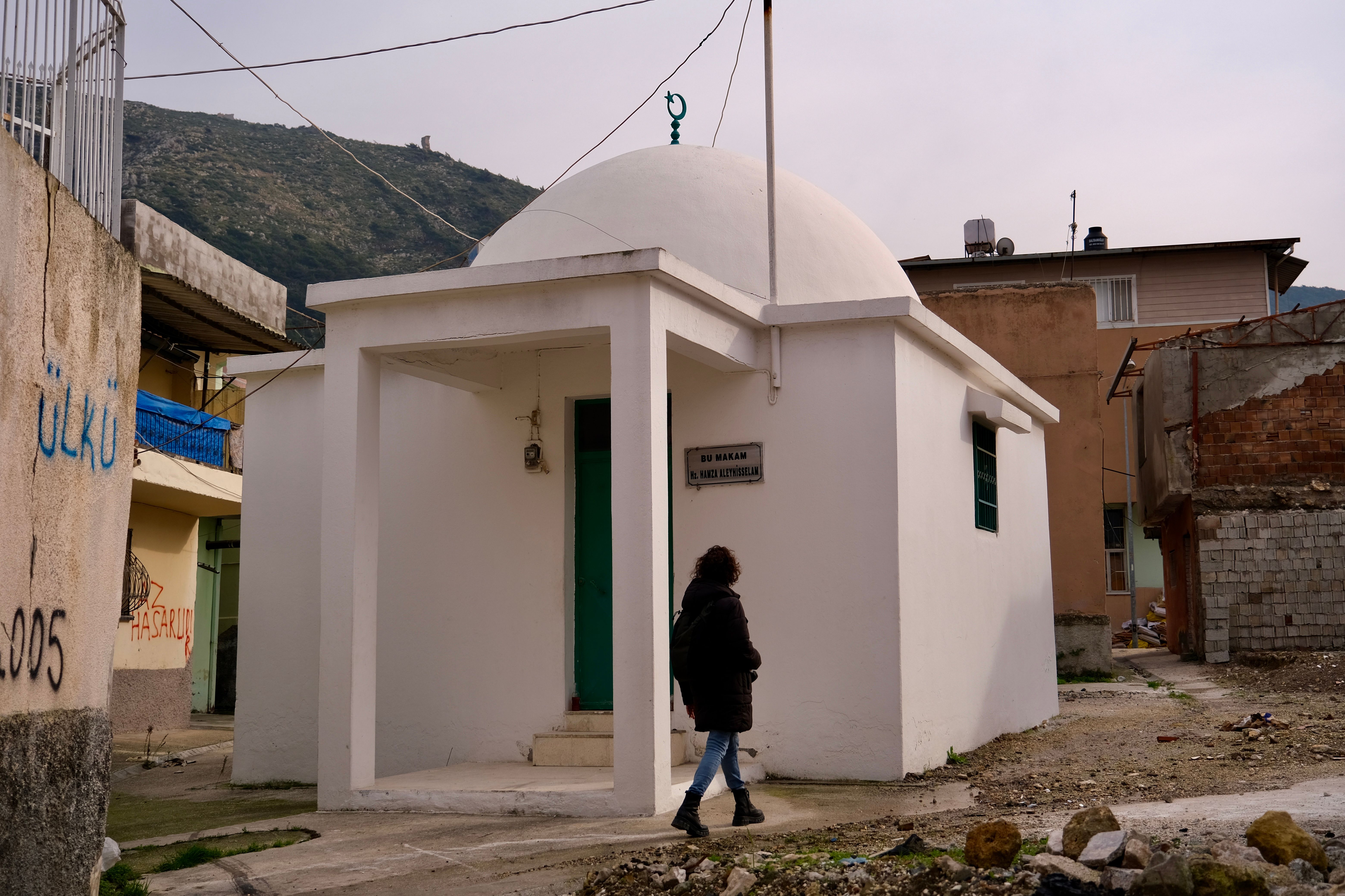 White Muslim Tomb with a Dome, in a Village · Free Stock Photo
