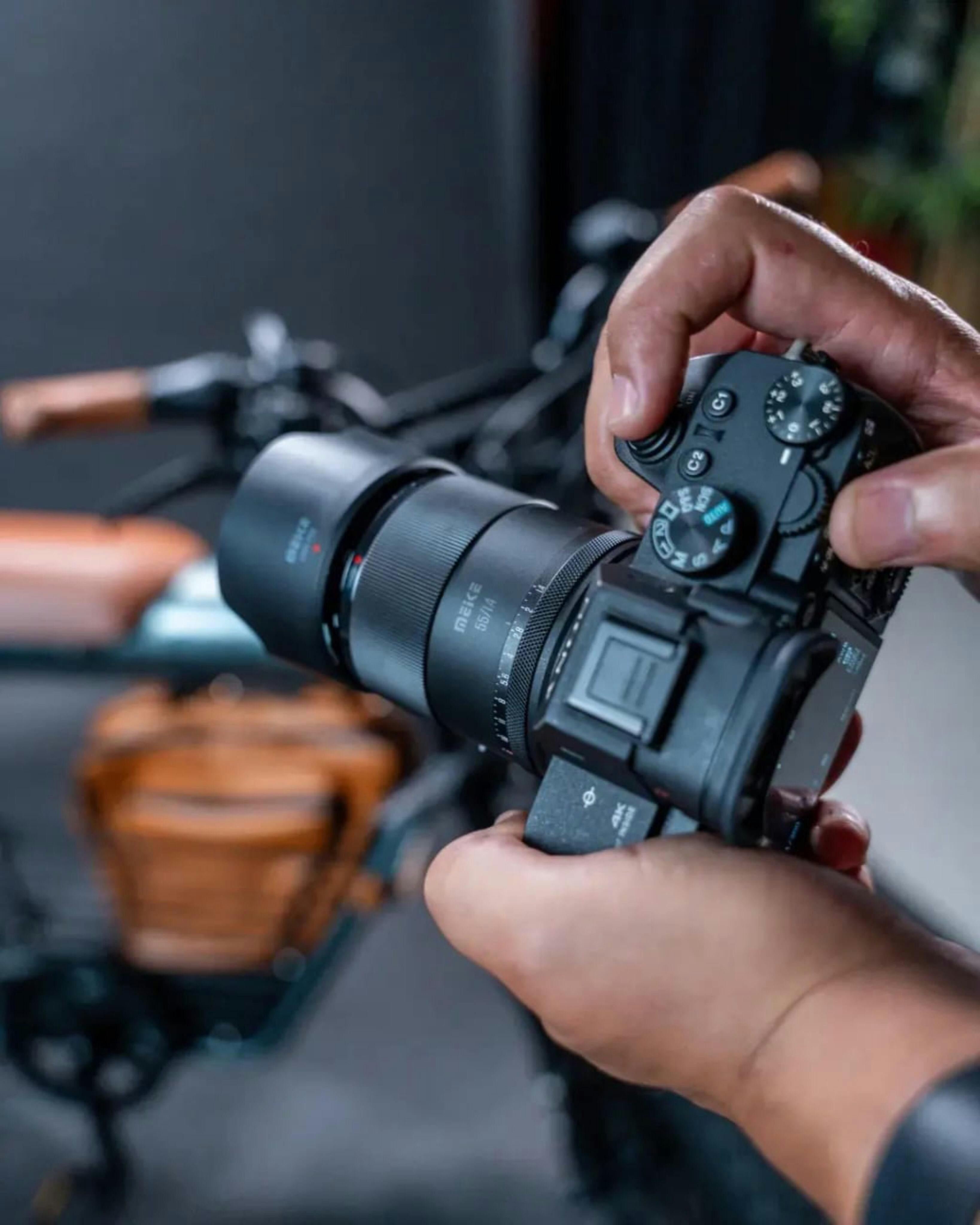 Black Dslr Camera · Free Stock Photo