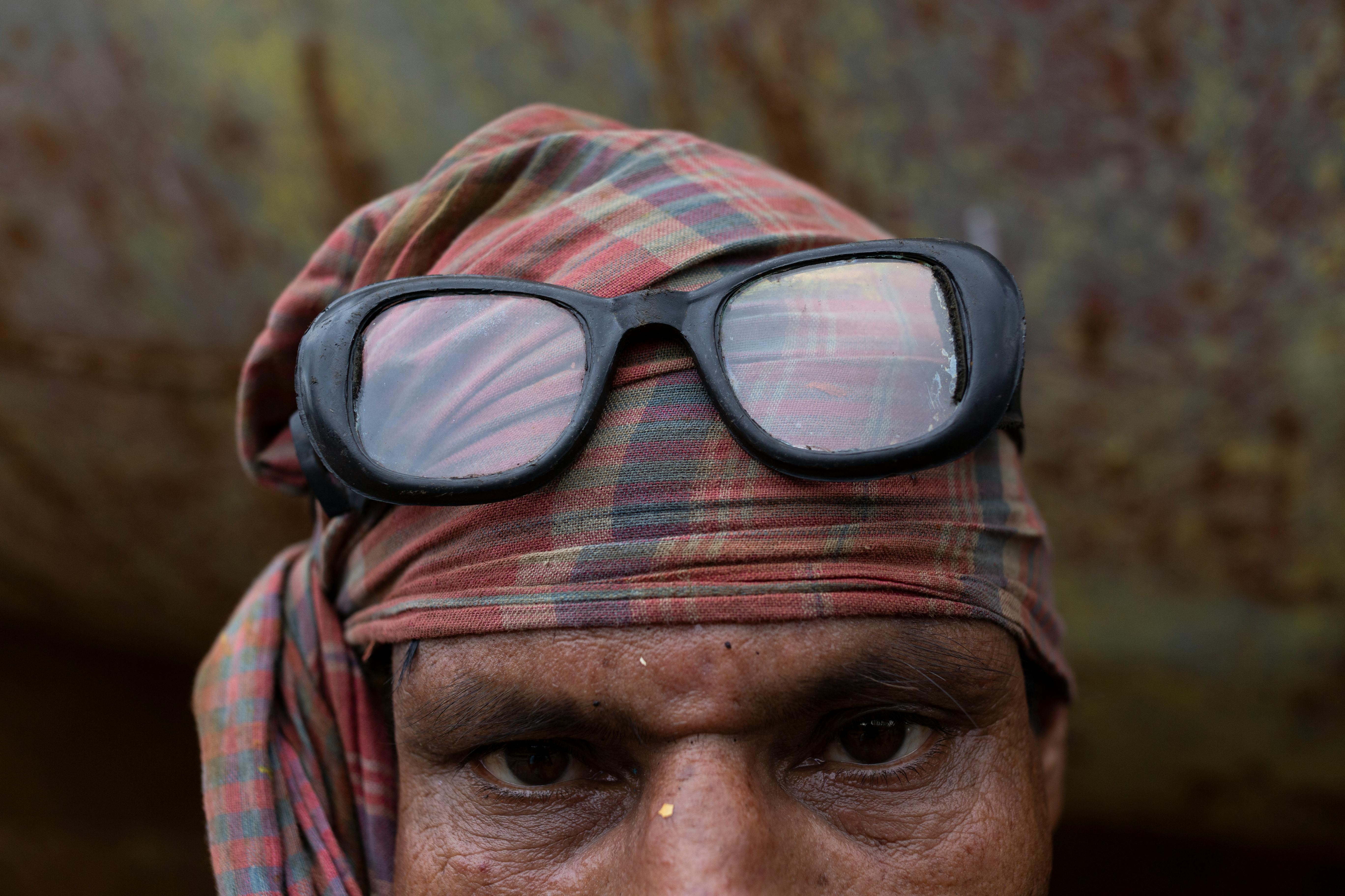 Male With Cloth On Head Photos, Download The BEST Free Male With Cloth ...