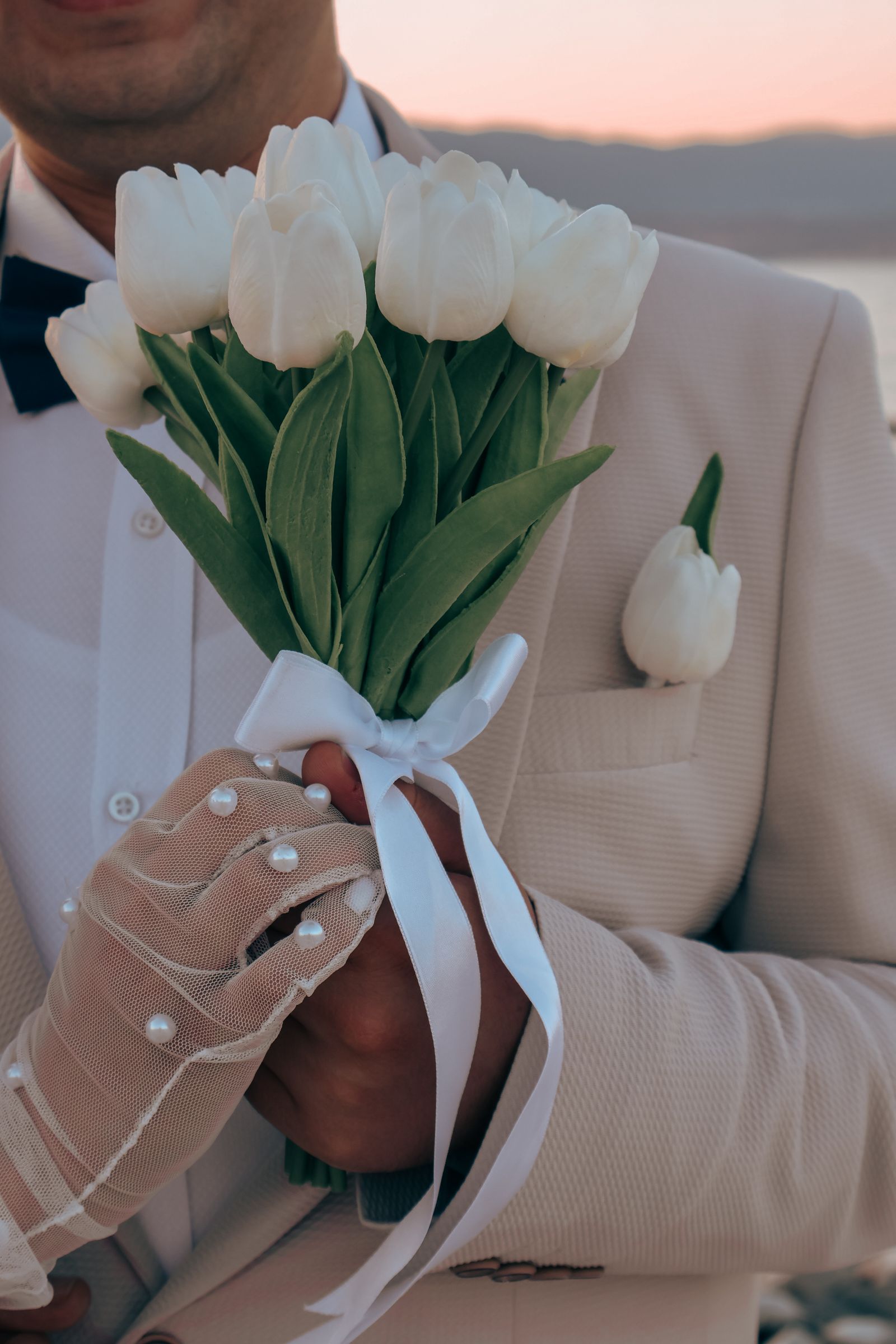 Men Holding Flowers Photos, Download The BEST Free Men Holding Flowers ...