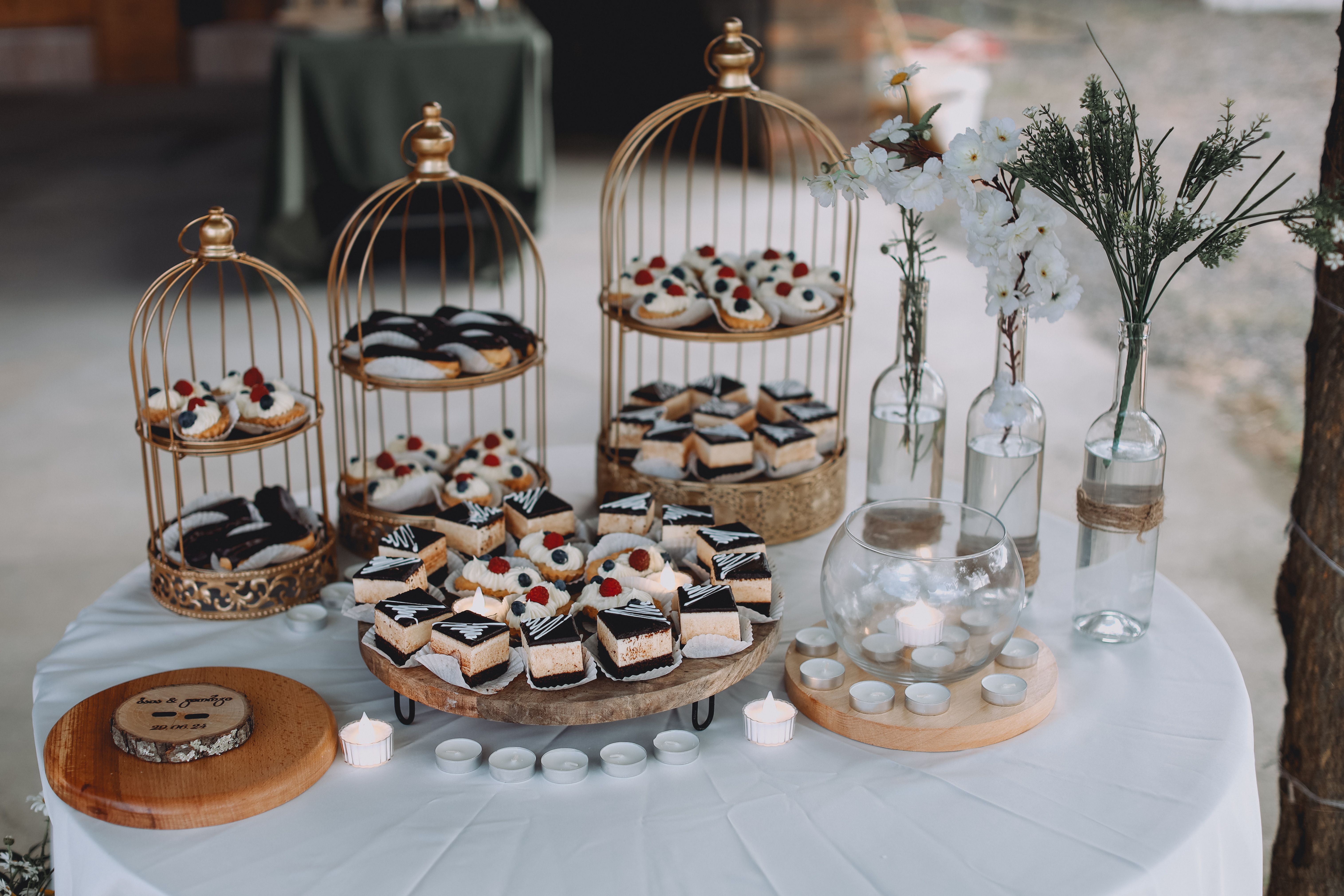 Cake Stands Photos, Download The BEST Free Cake Stands Stock Photos ...