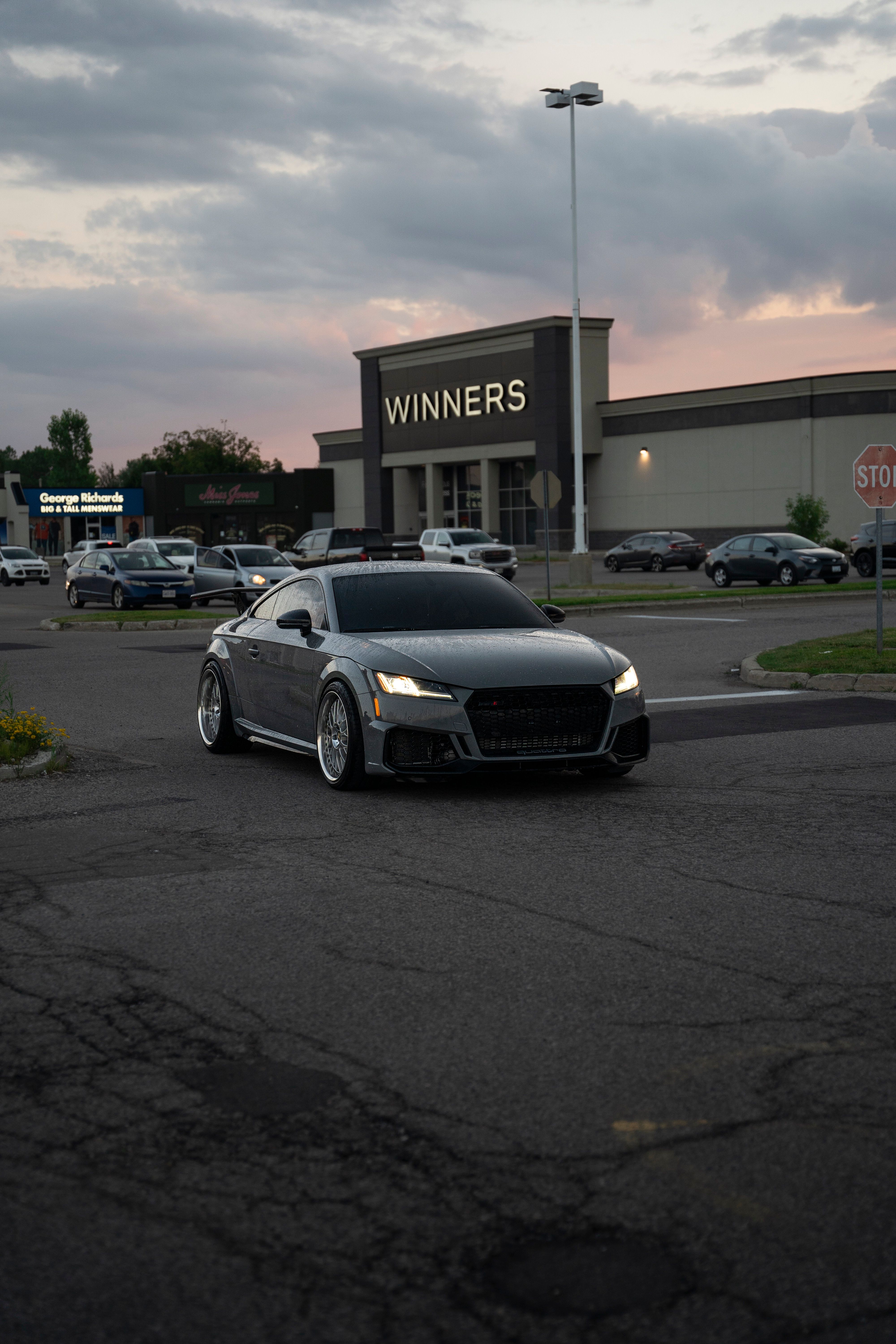 Silver Car on a Street in the Evening · Free Stock Photo