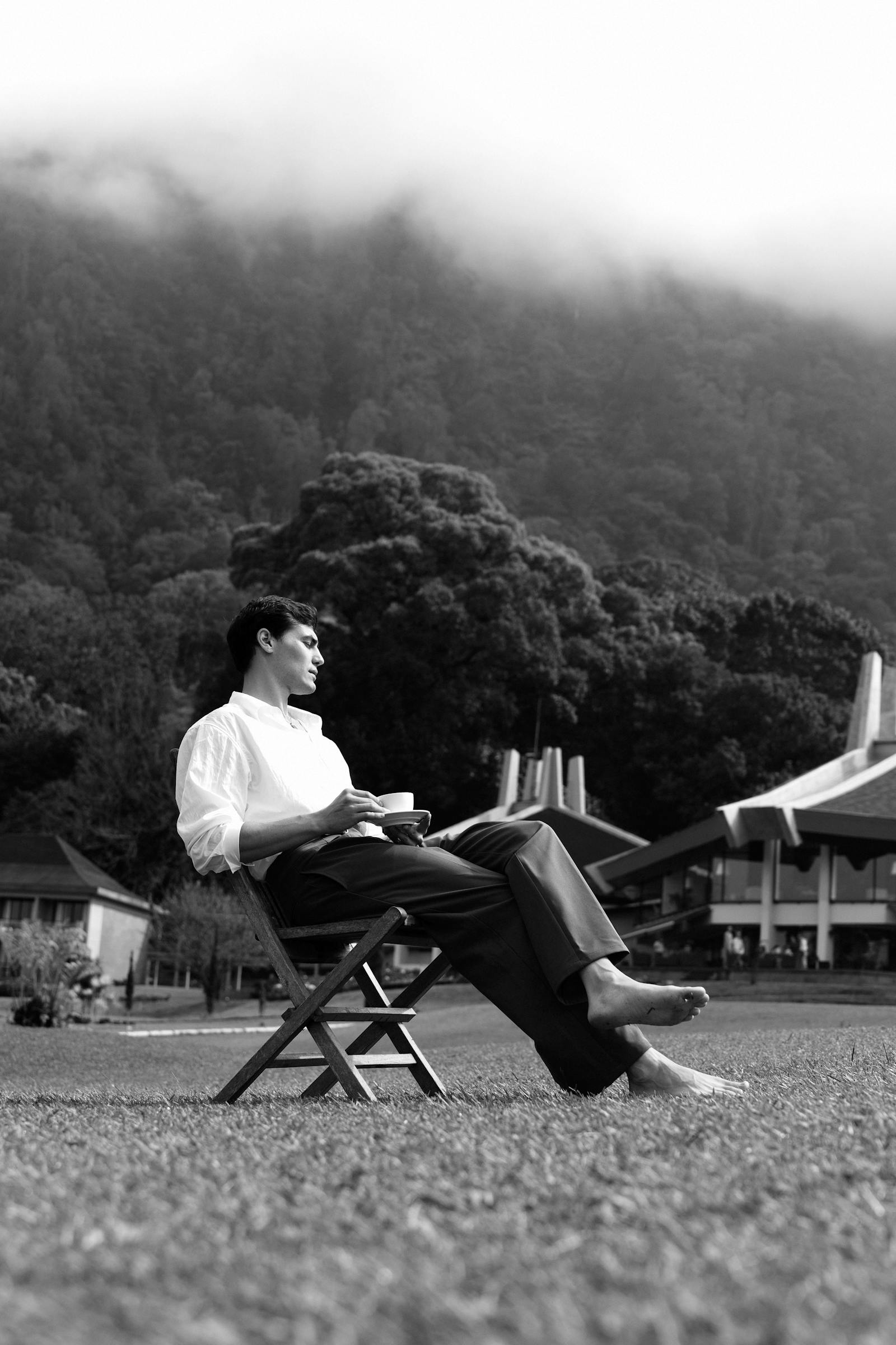 Man Sitting On Chair Photos, Download The BEST Free Man Sitting On ...