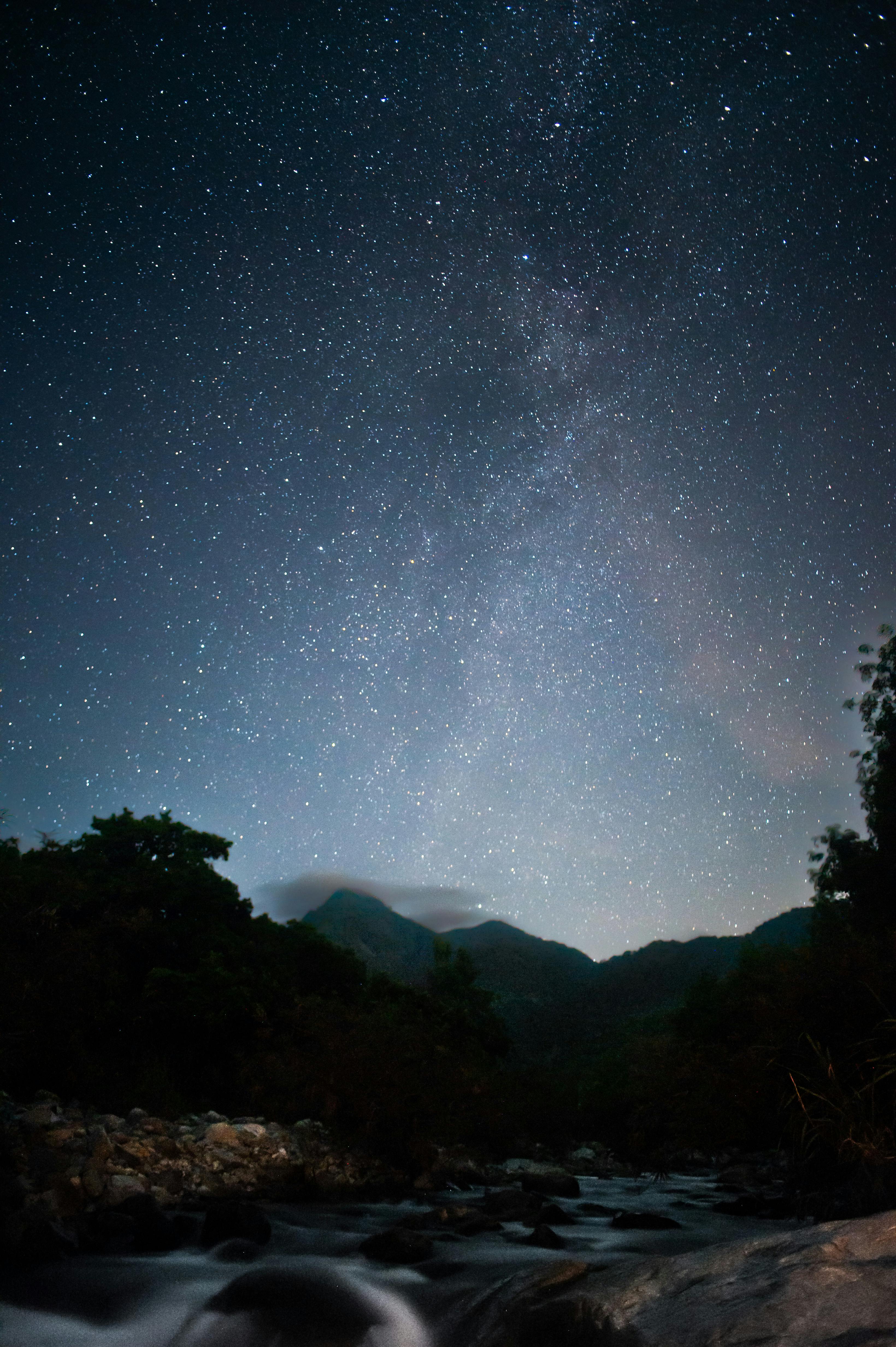 Starry Sky over River · Free Stock Photo