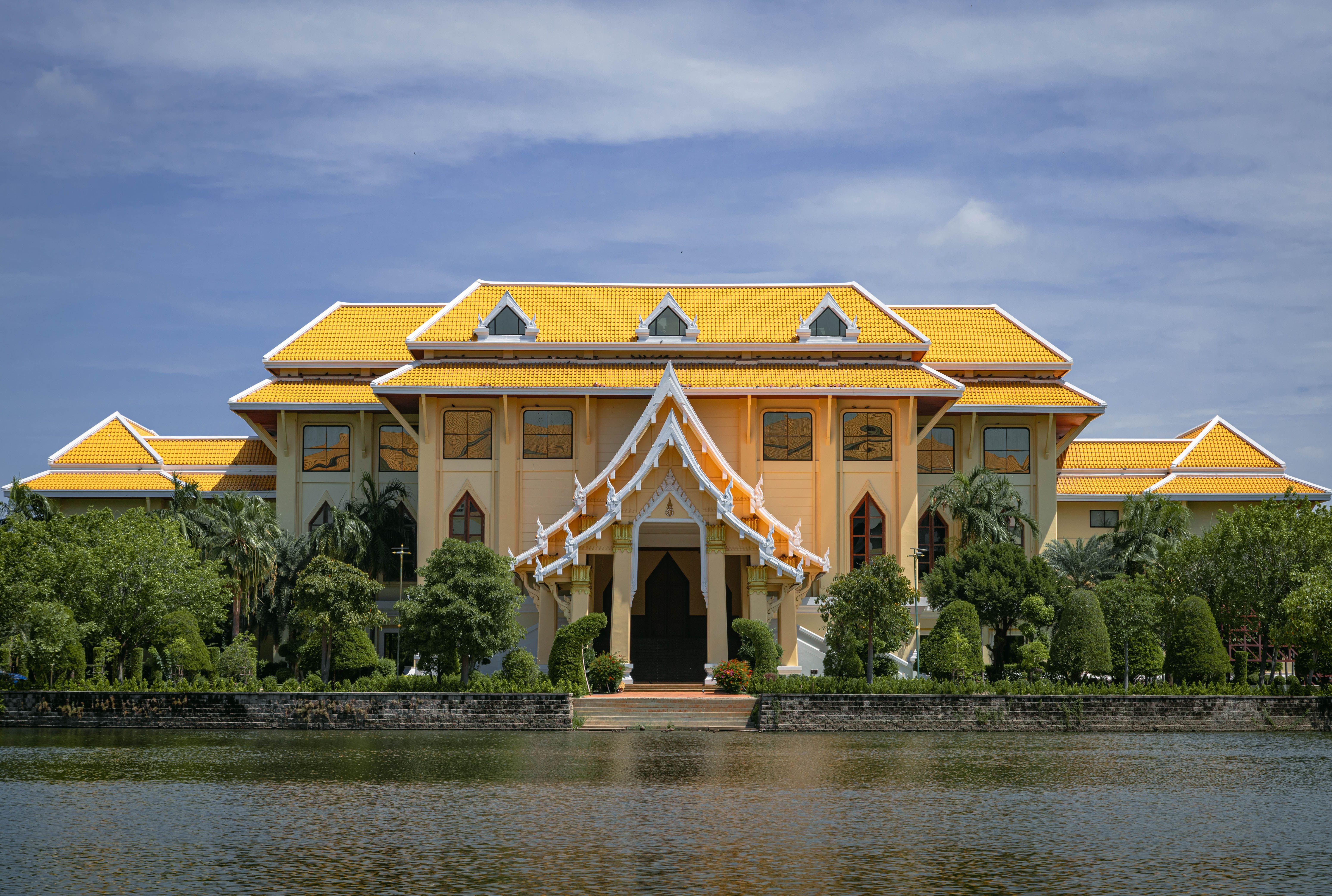 Exterior of the Chulalongkorn University · Free Stock Photo
