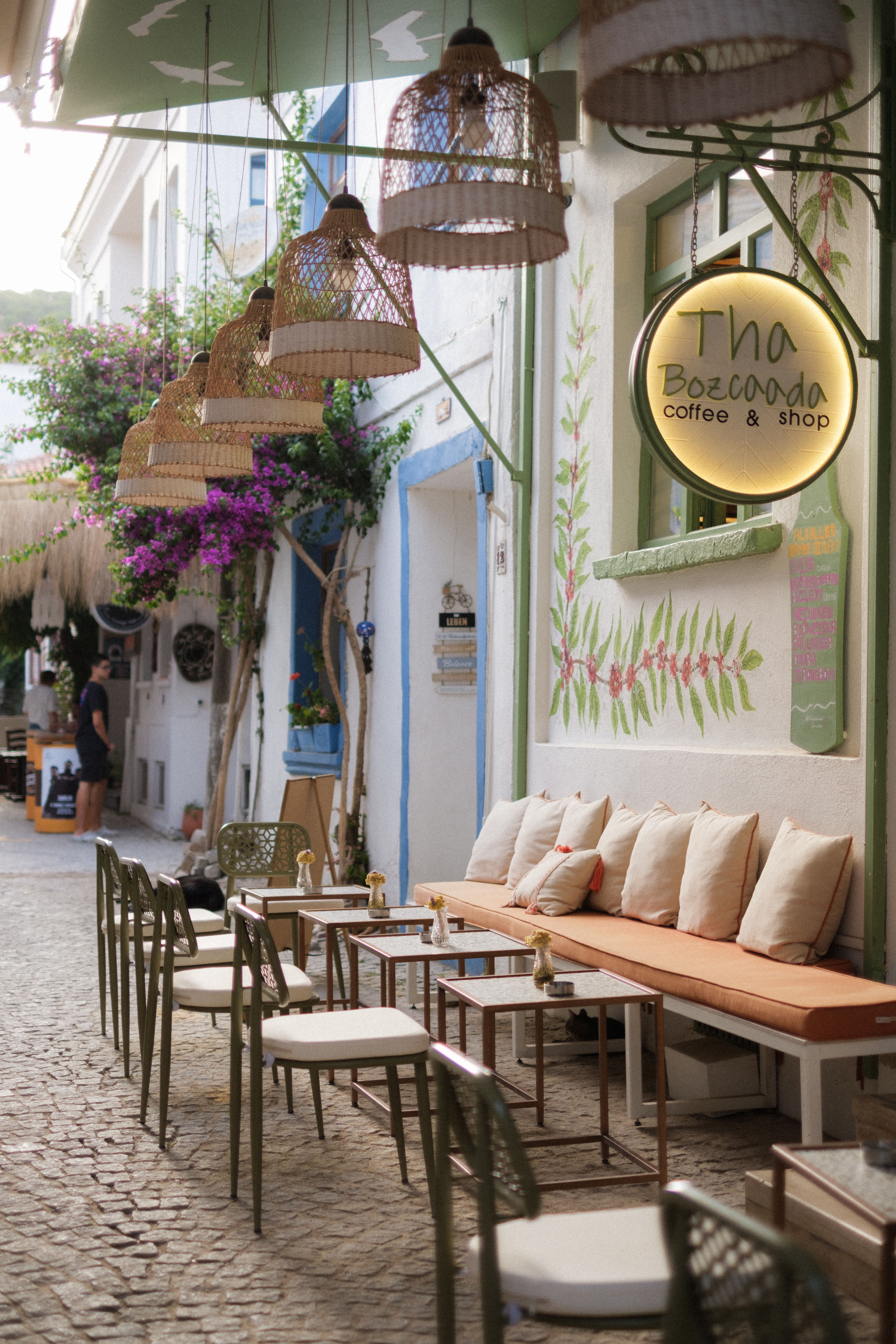 Cafe on Street in Town · Free Stock Photo
