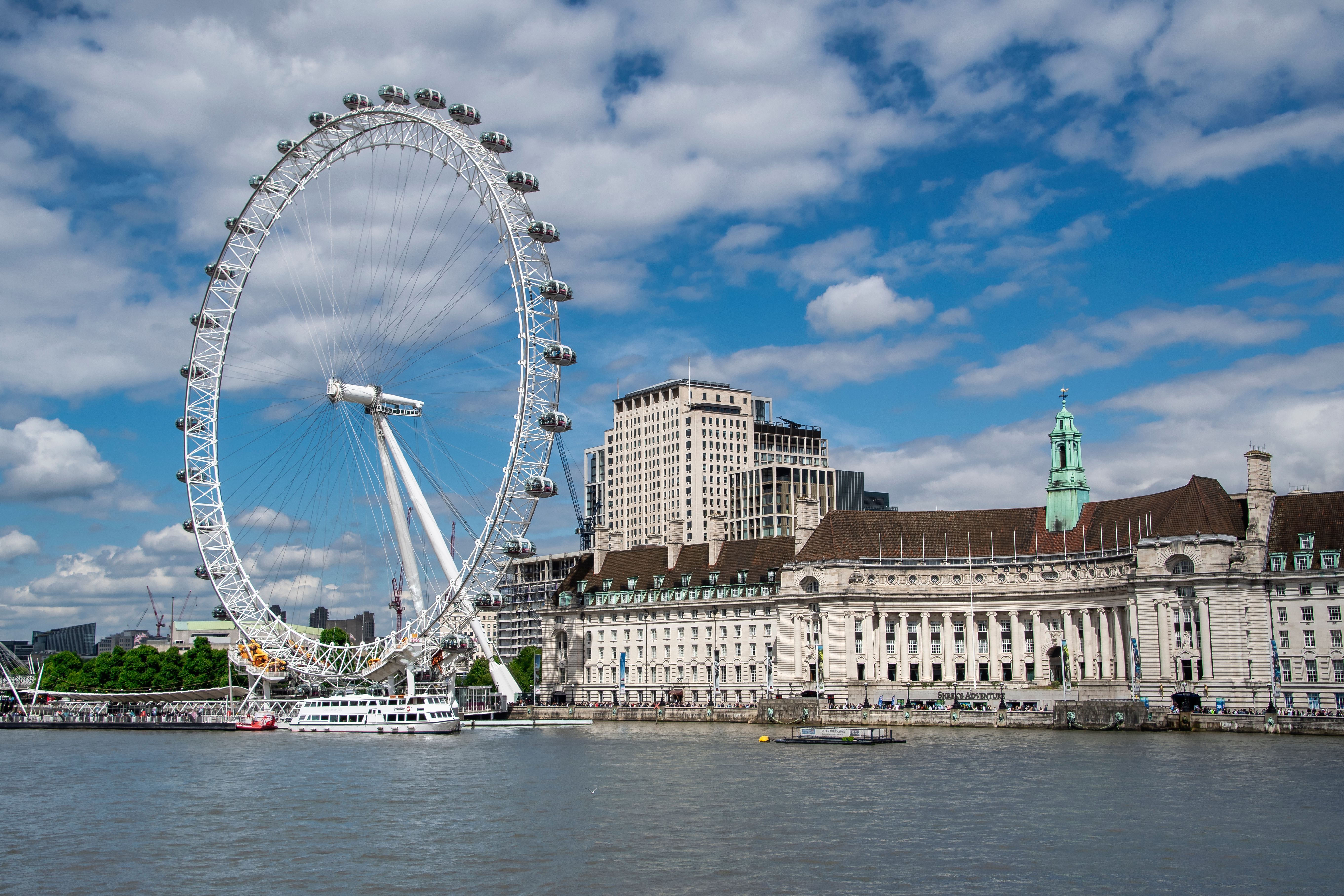 London Eye under a Blue Sky · Free Stock Photo