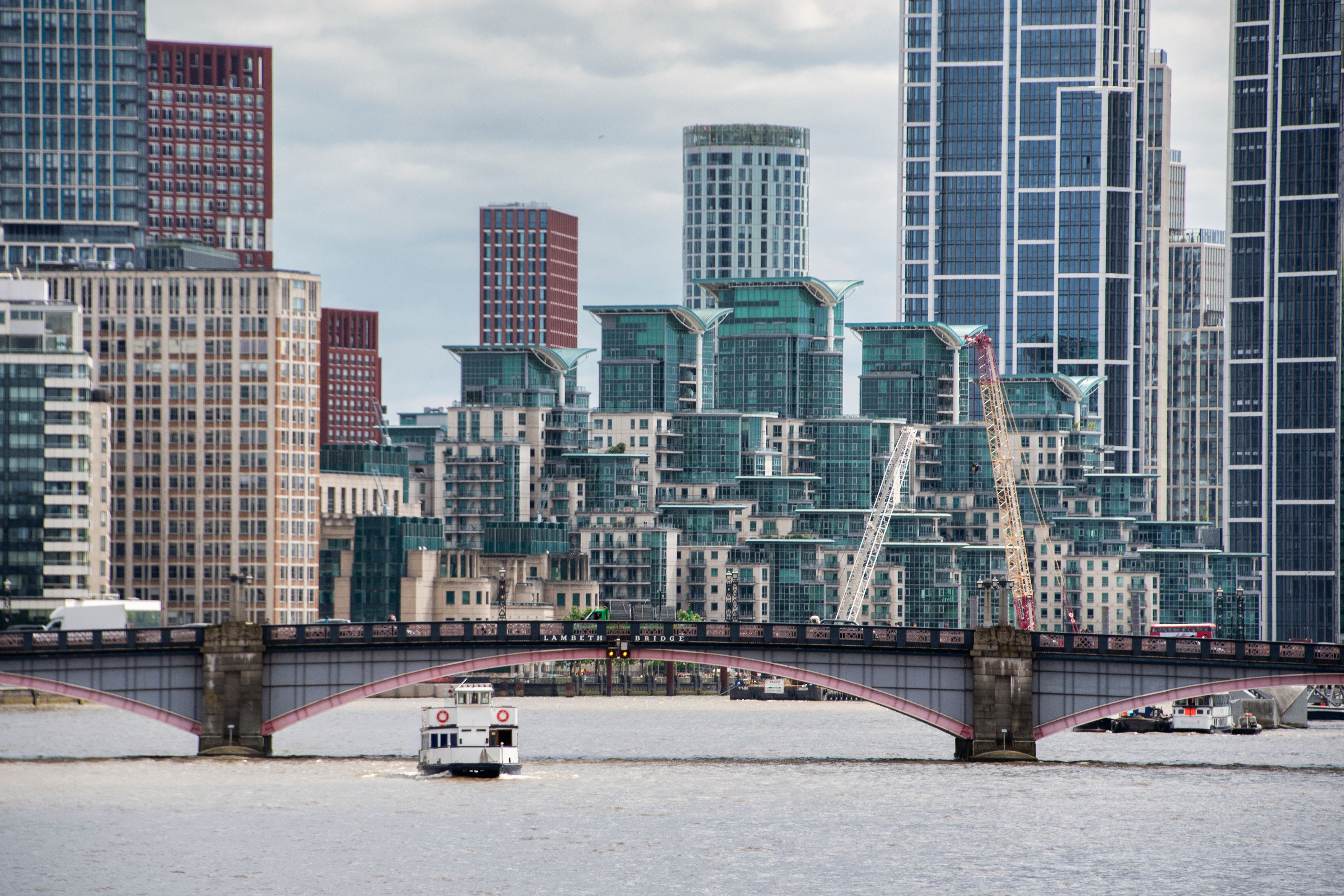 Vauxhall Bridge in London · Free Stock Photo