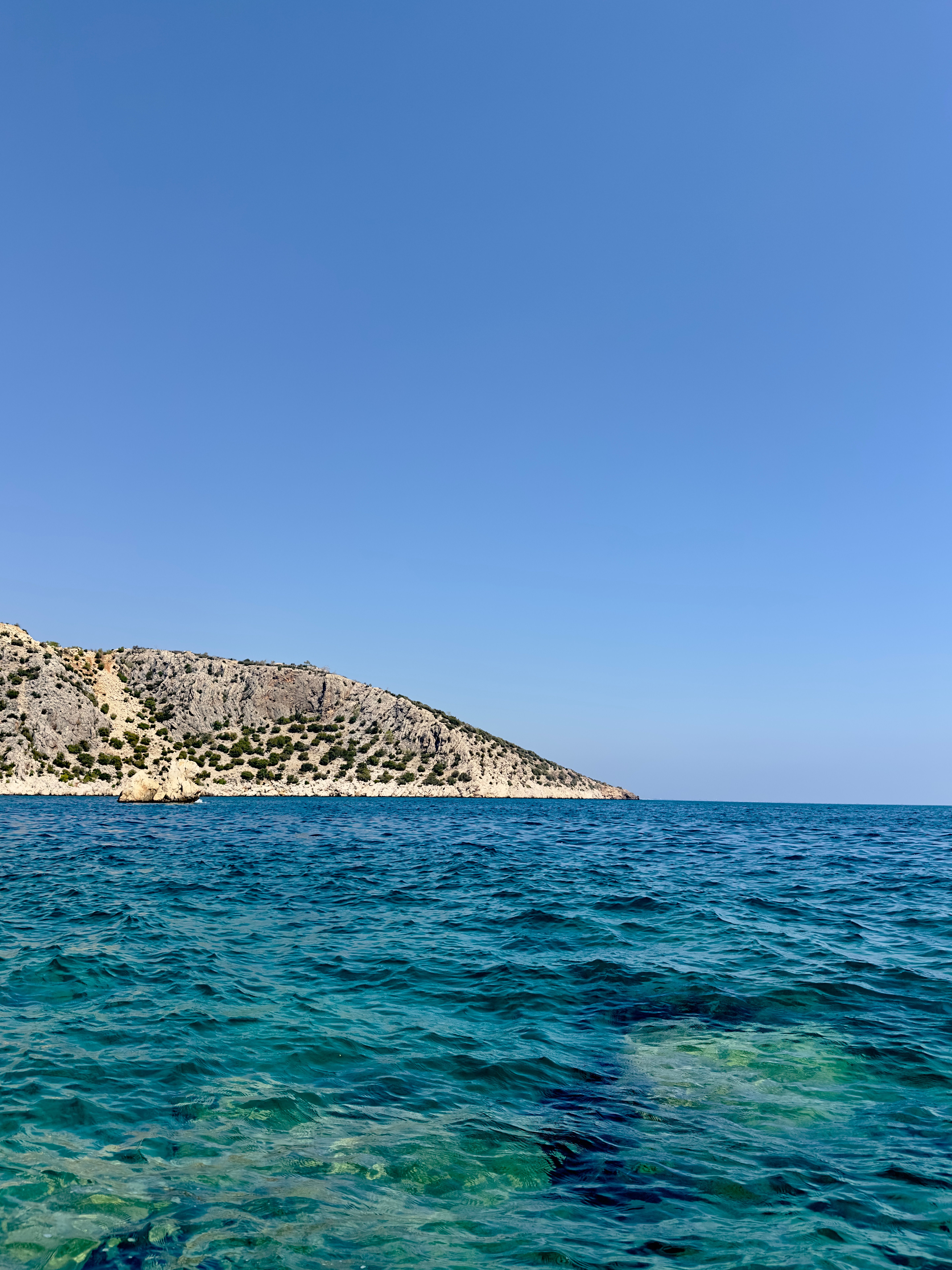 Clear Sky over Sea Coast · Free Stock Photo