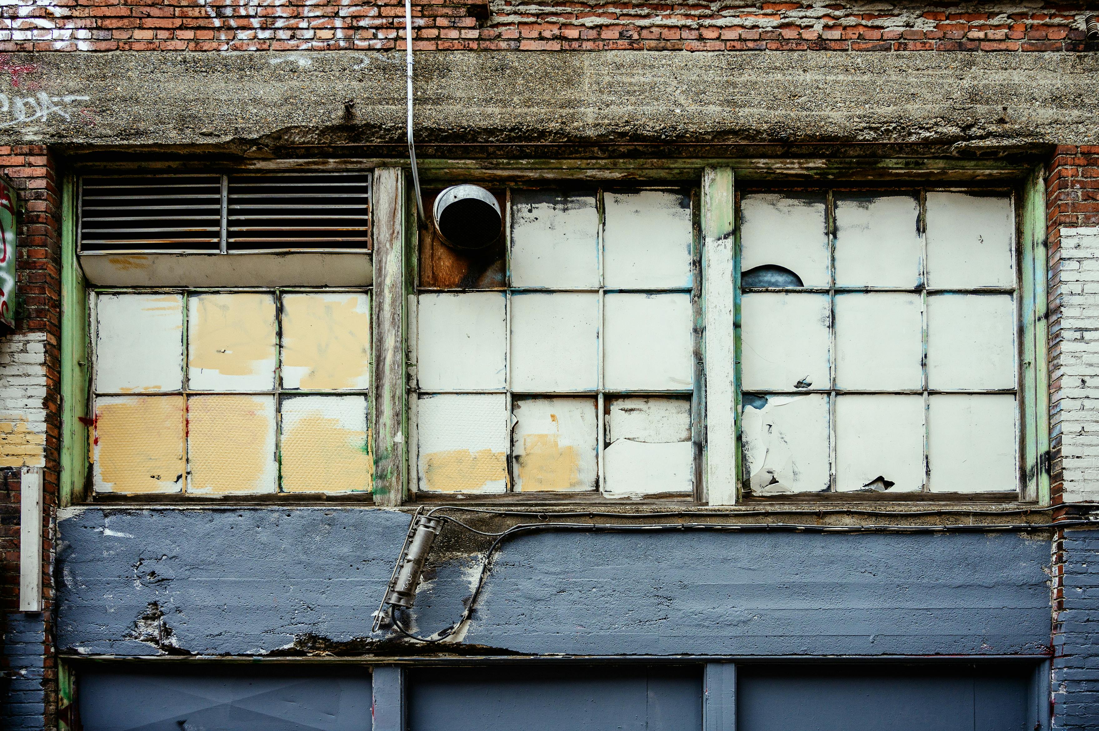 Old Deteriorating Building Wall · Free Stock Photo
