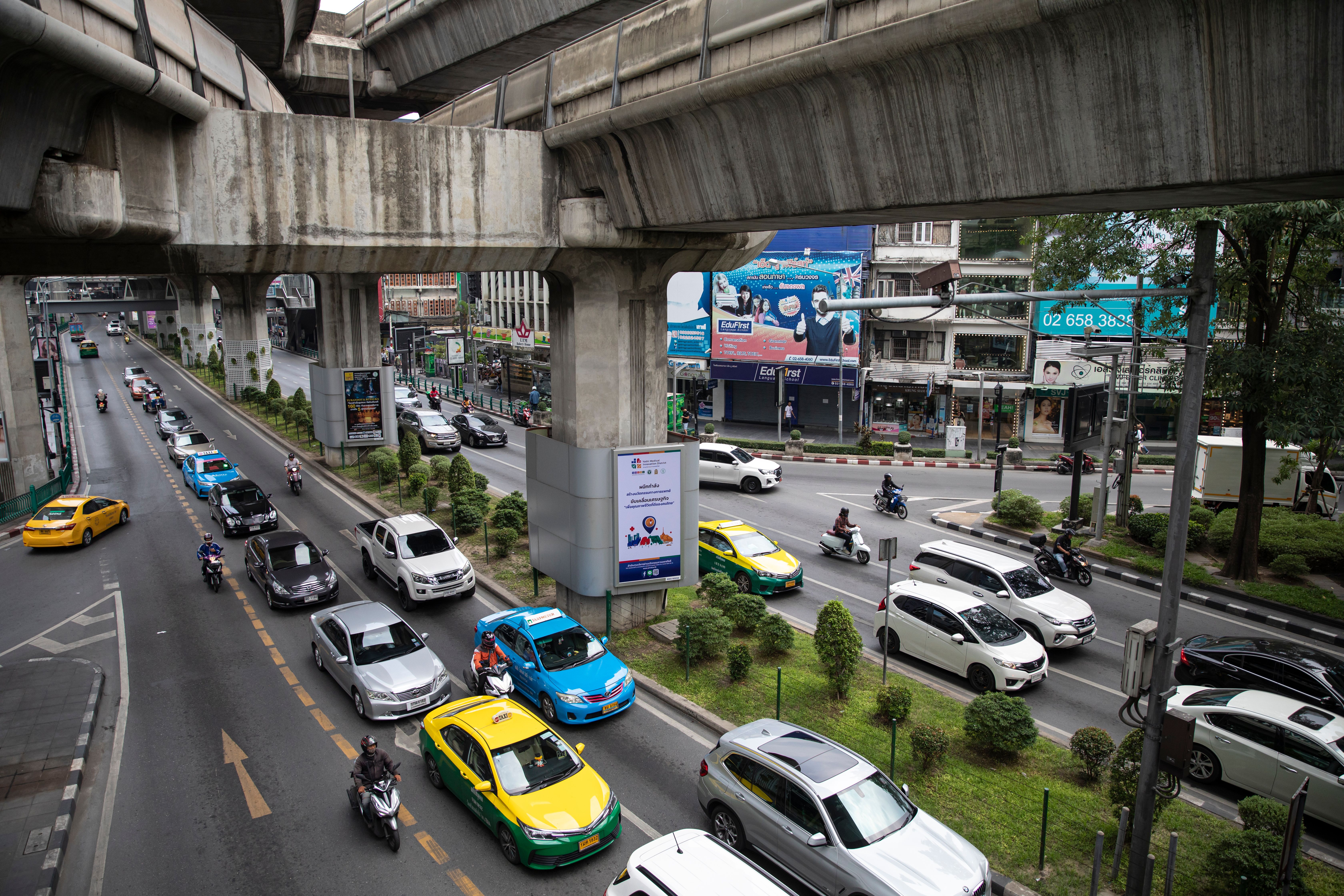 Aerial View of a Busy Street in a City · Free Stock Photo