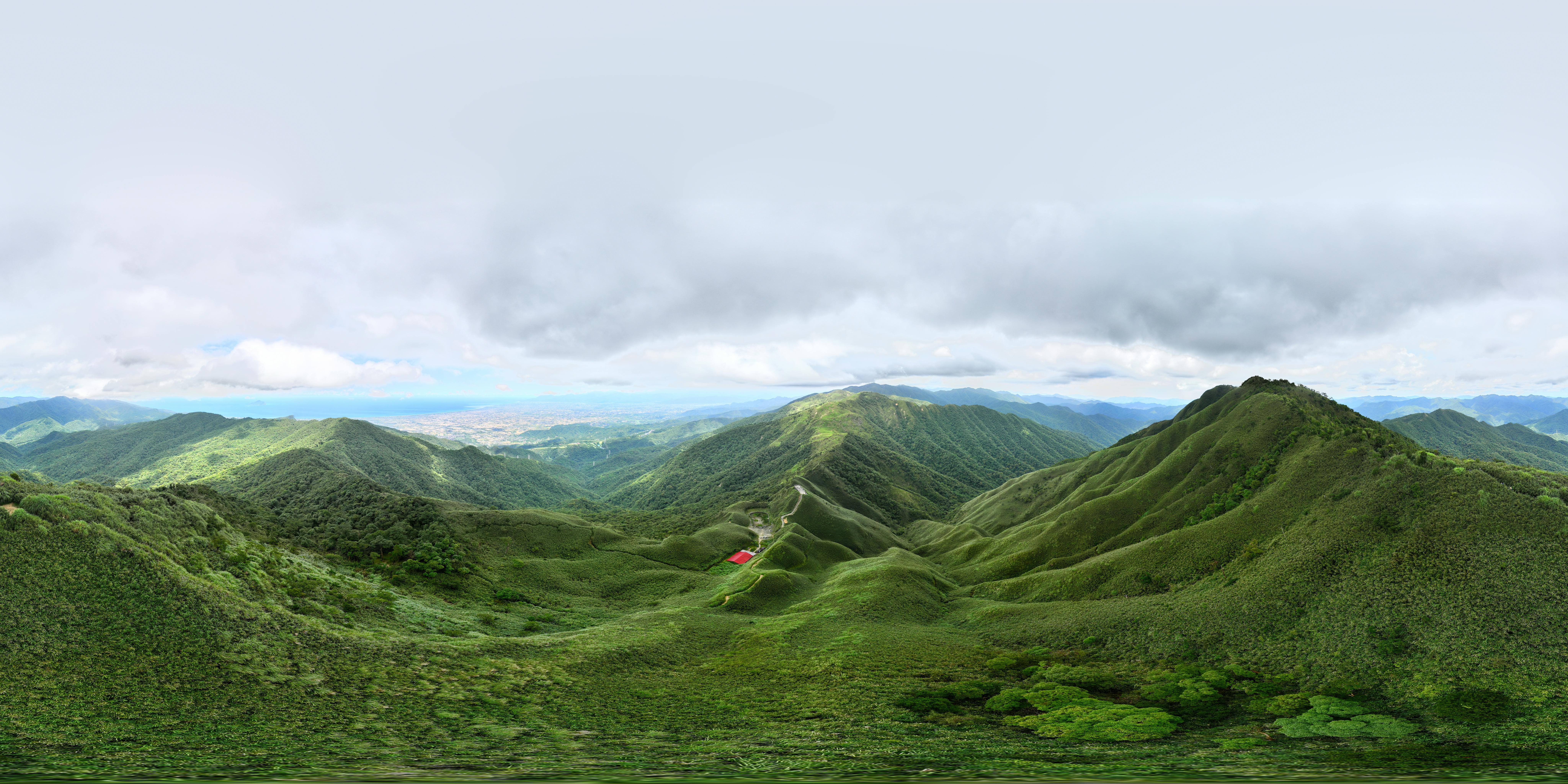Scenic View of Green Mountains · Free Stock Photo