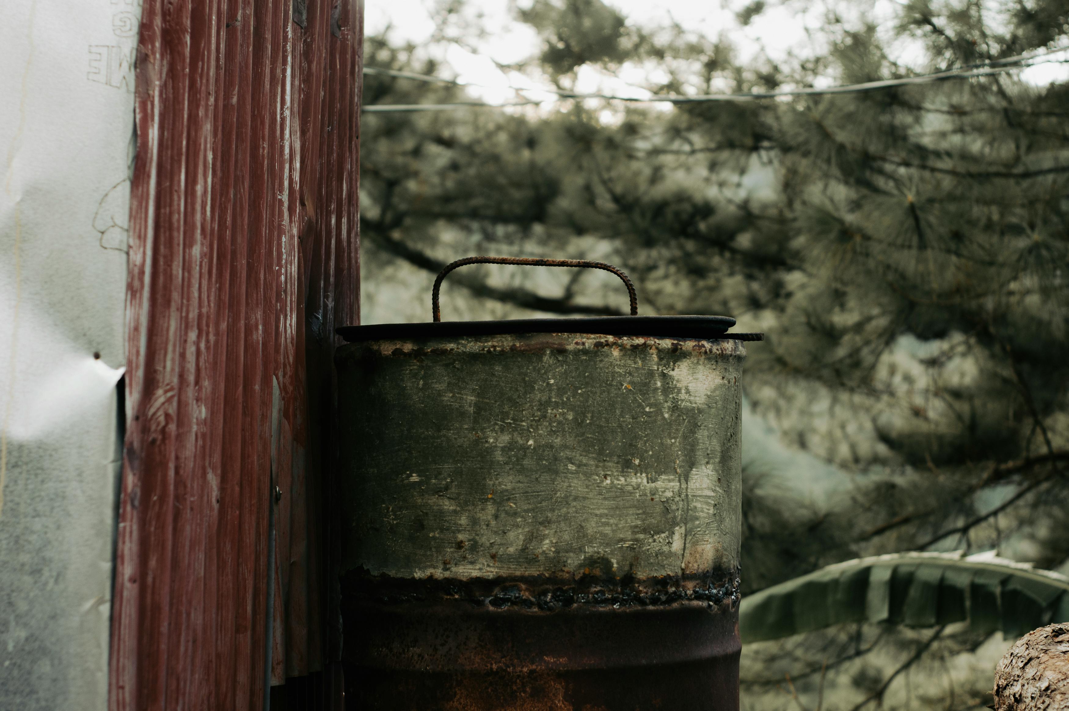 Old Rusty Barrel with Lid · Free Stock Photo