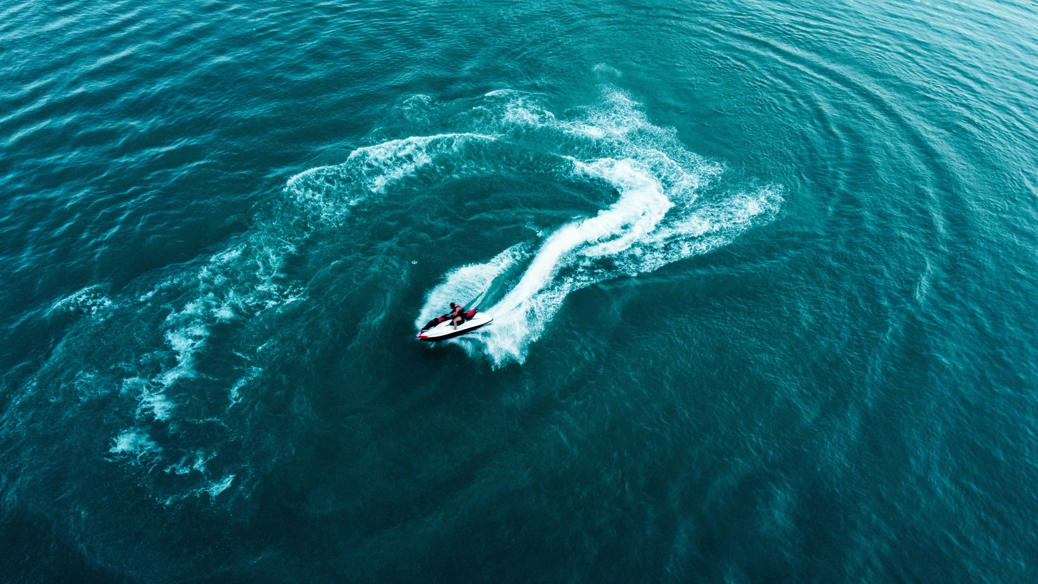 Foto profissional gratuita de ação, acordar, andar de jet ski, animação ...