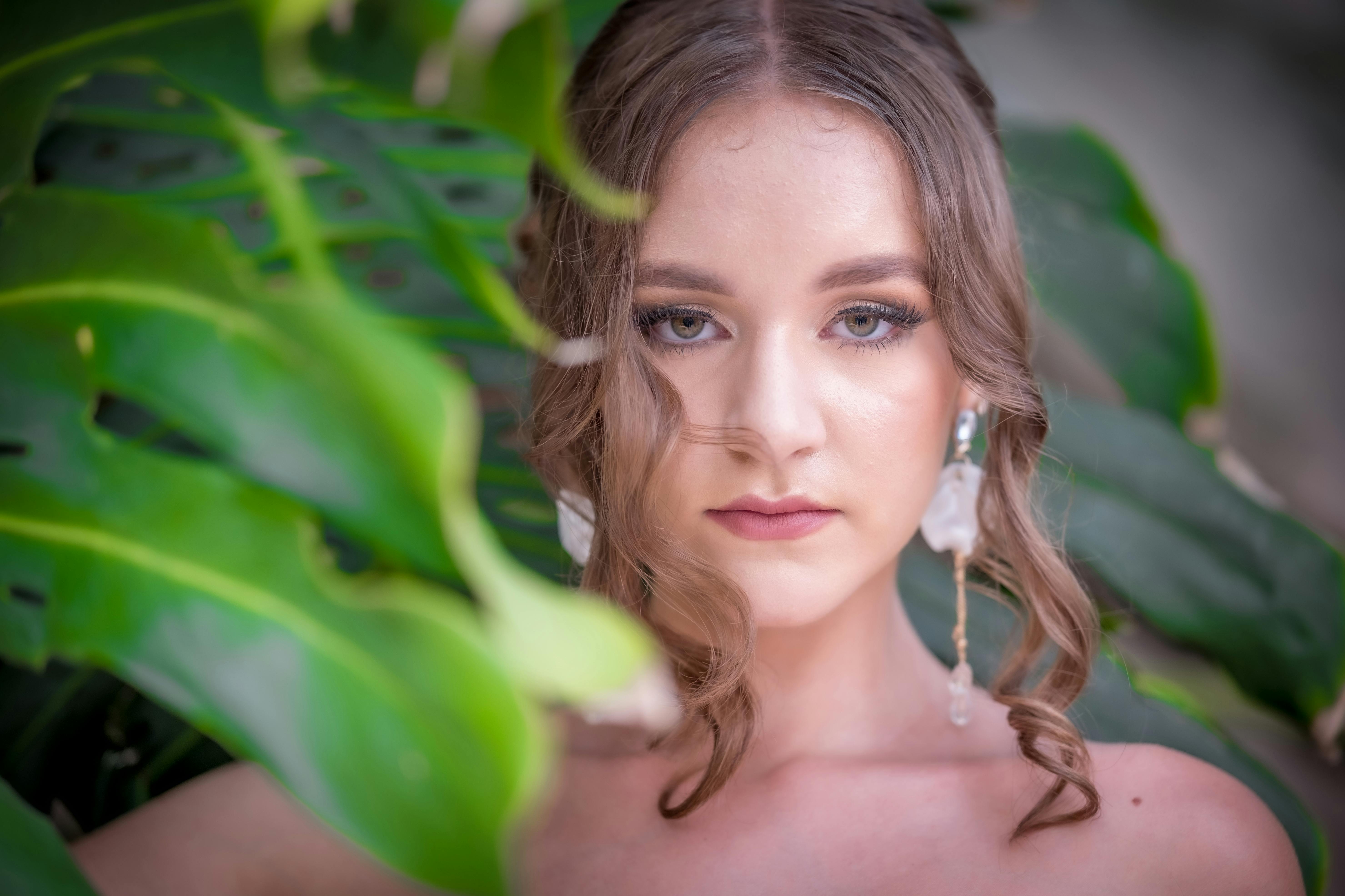 Model Face With Leaf Backgroubd Photos, Download The BEST Free Model ...