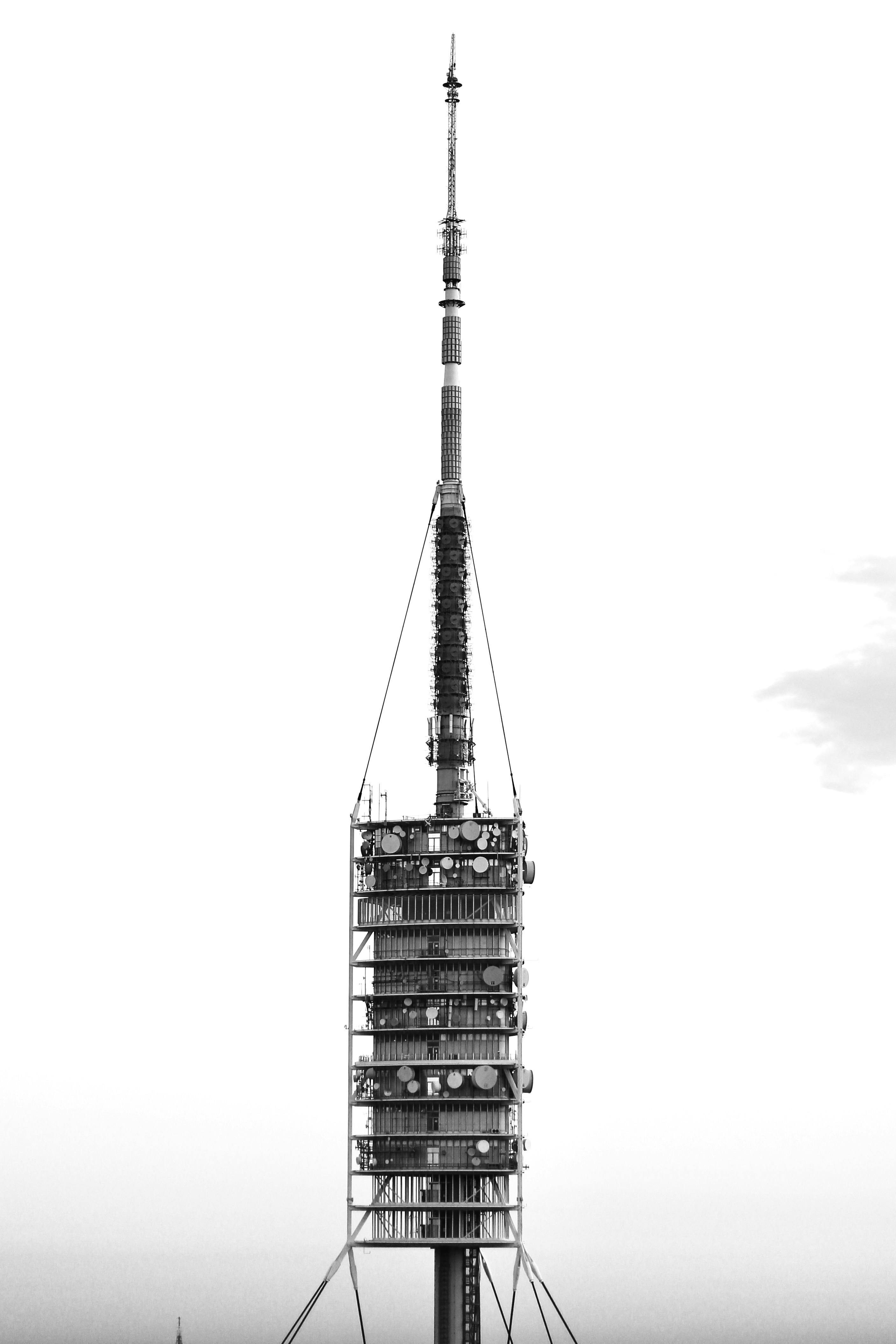 View of a Cell Tower · Free Stock Photo