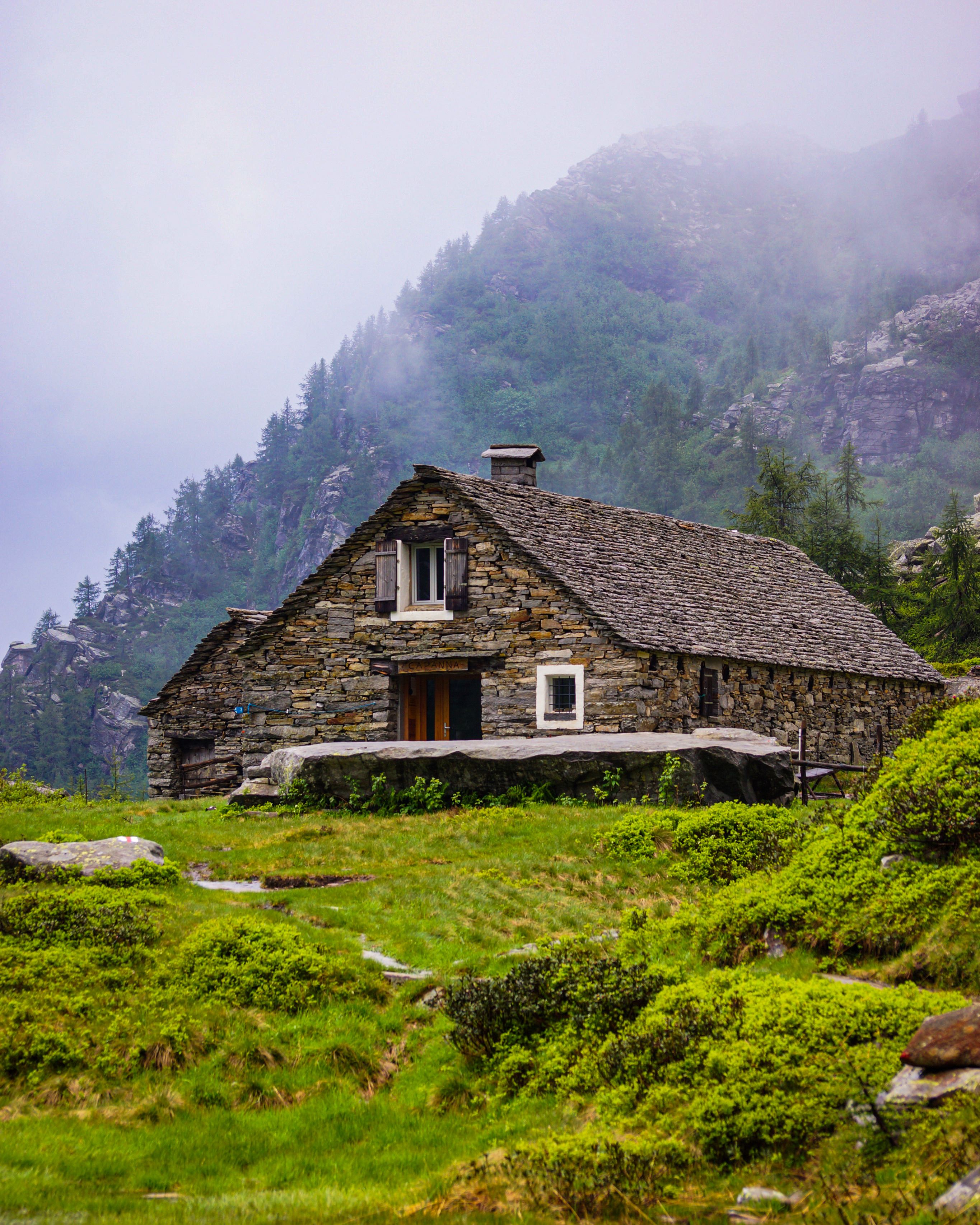 Mountain Hut · Free Stock Photo