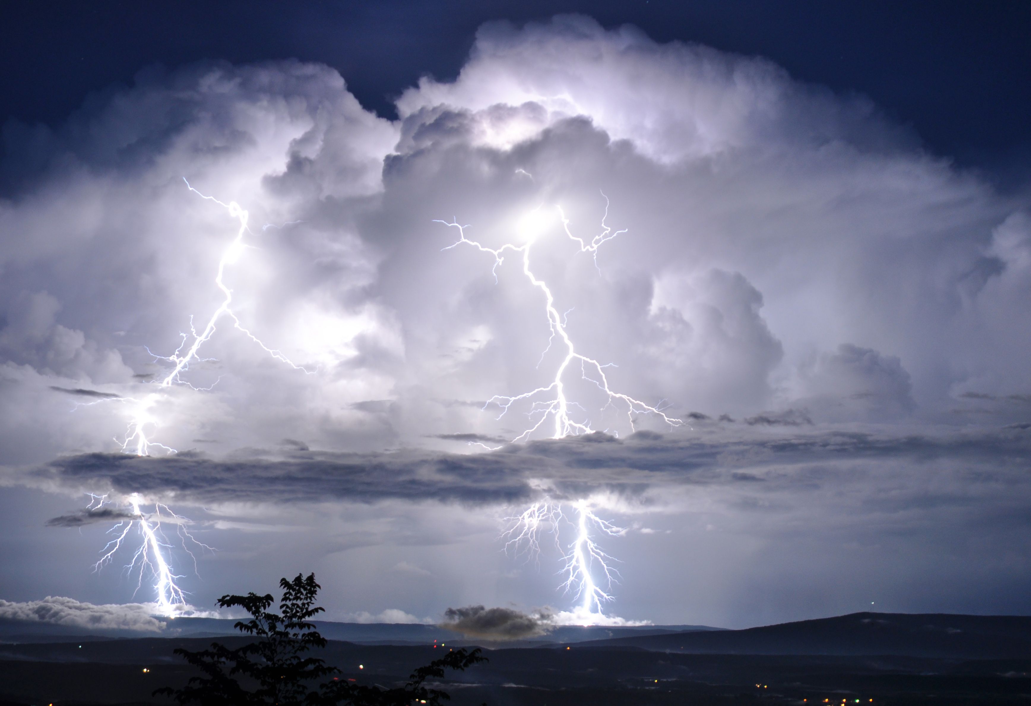 Wide Angle Shot of a Thunderstorm · Free Stock Photo