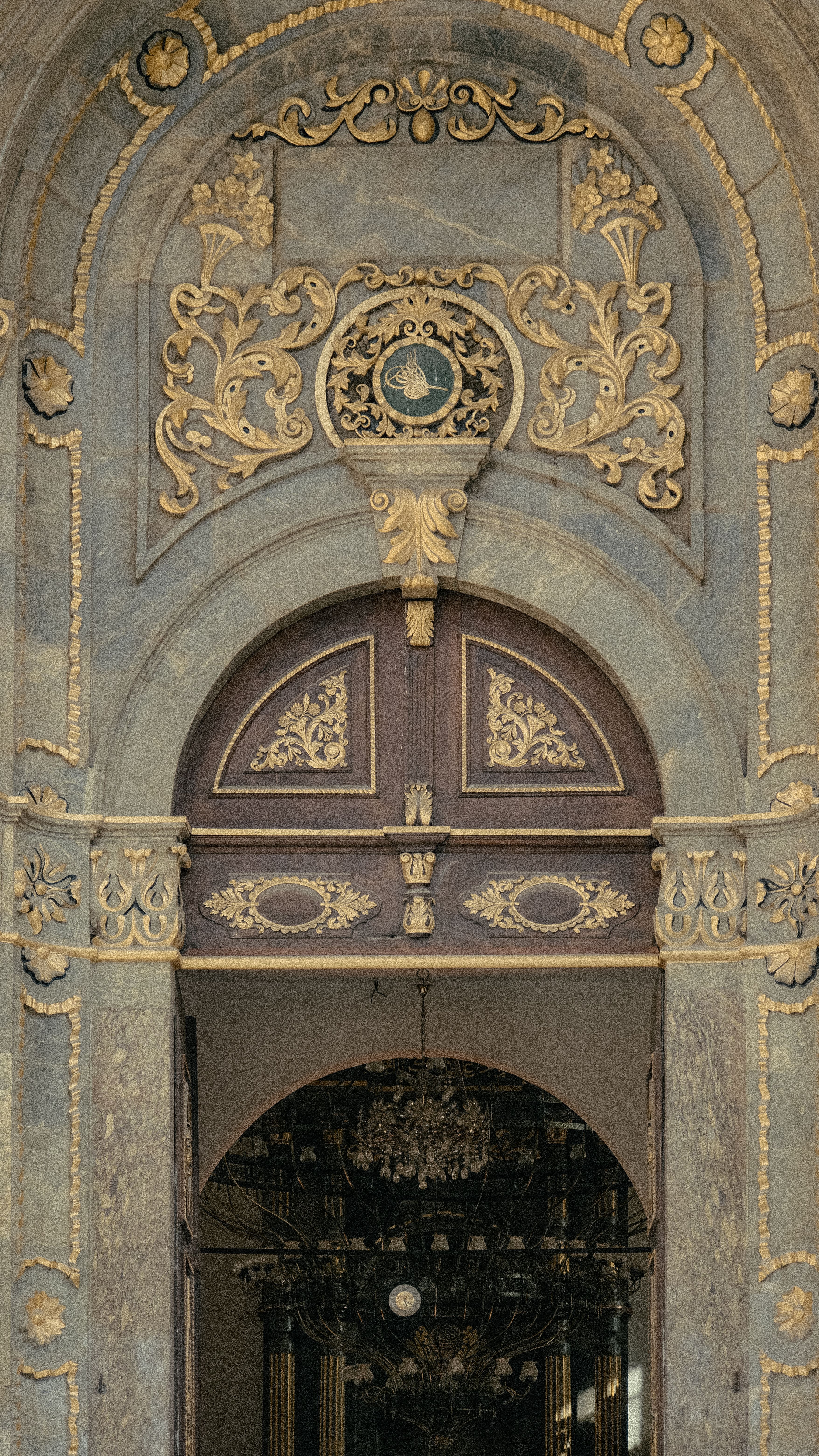 Golden Wall over Entrance to Church · Free Stock Photo