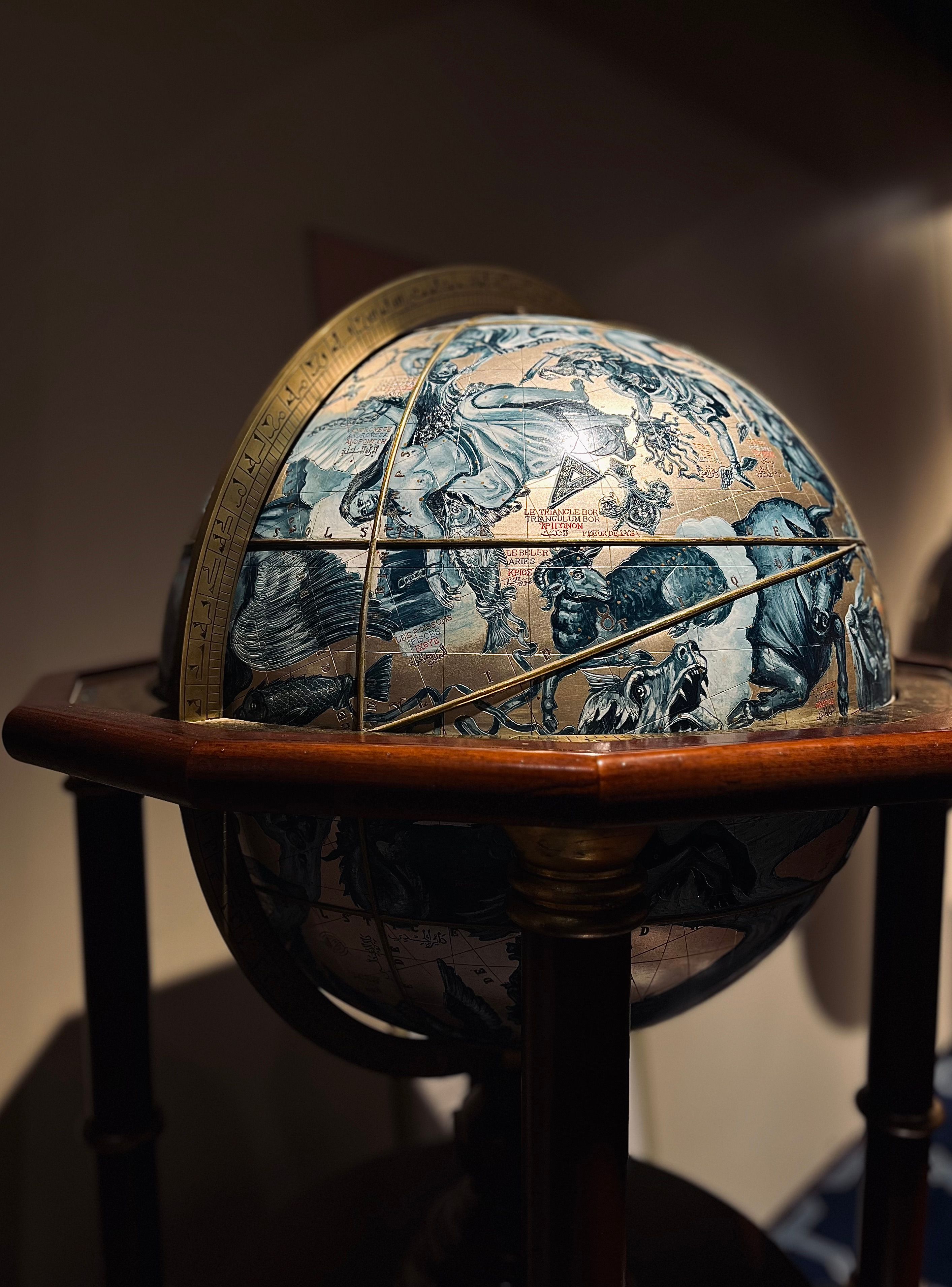 Close-up of a Drinks Globe · Free Stock Photo