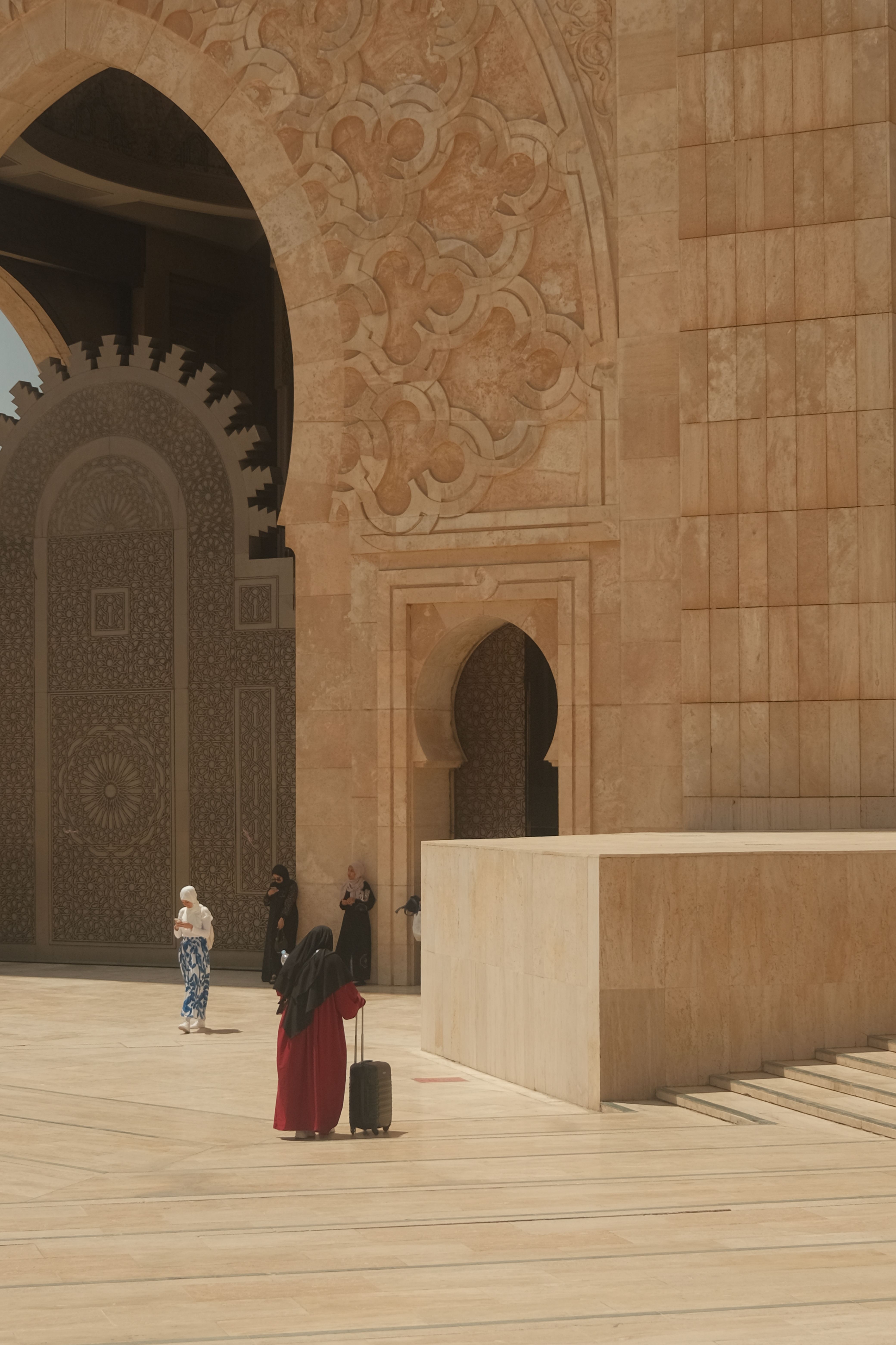 Sultan Qaboos Grand Mosque, Oman Photos, Download The BEST Free Sultan ...