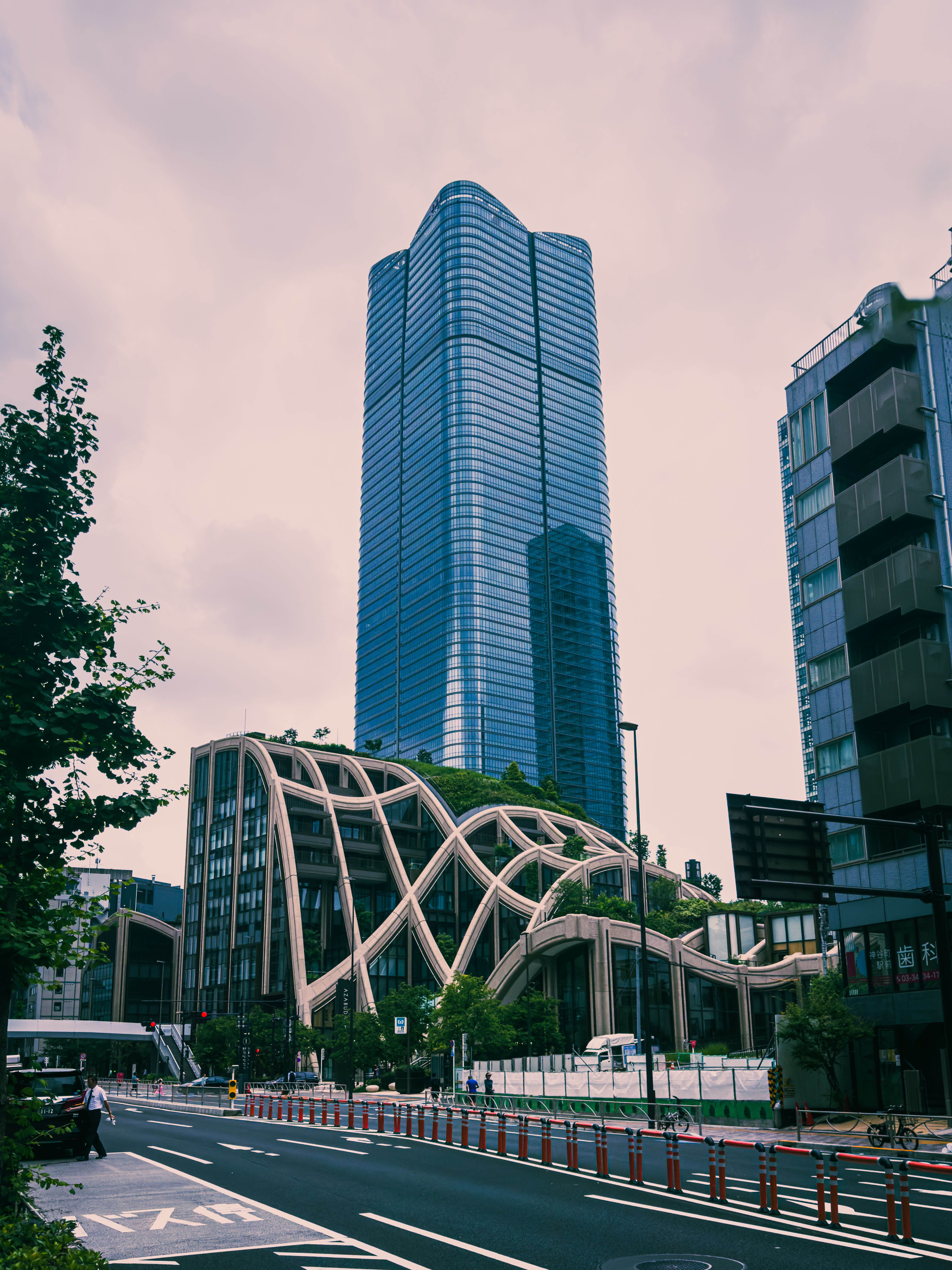 Futuristic Hill Roof of Azabudai Hills Mori Building in Tokyo · Free ...