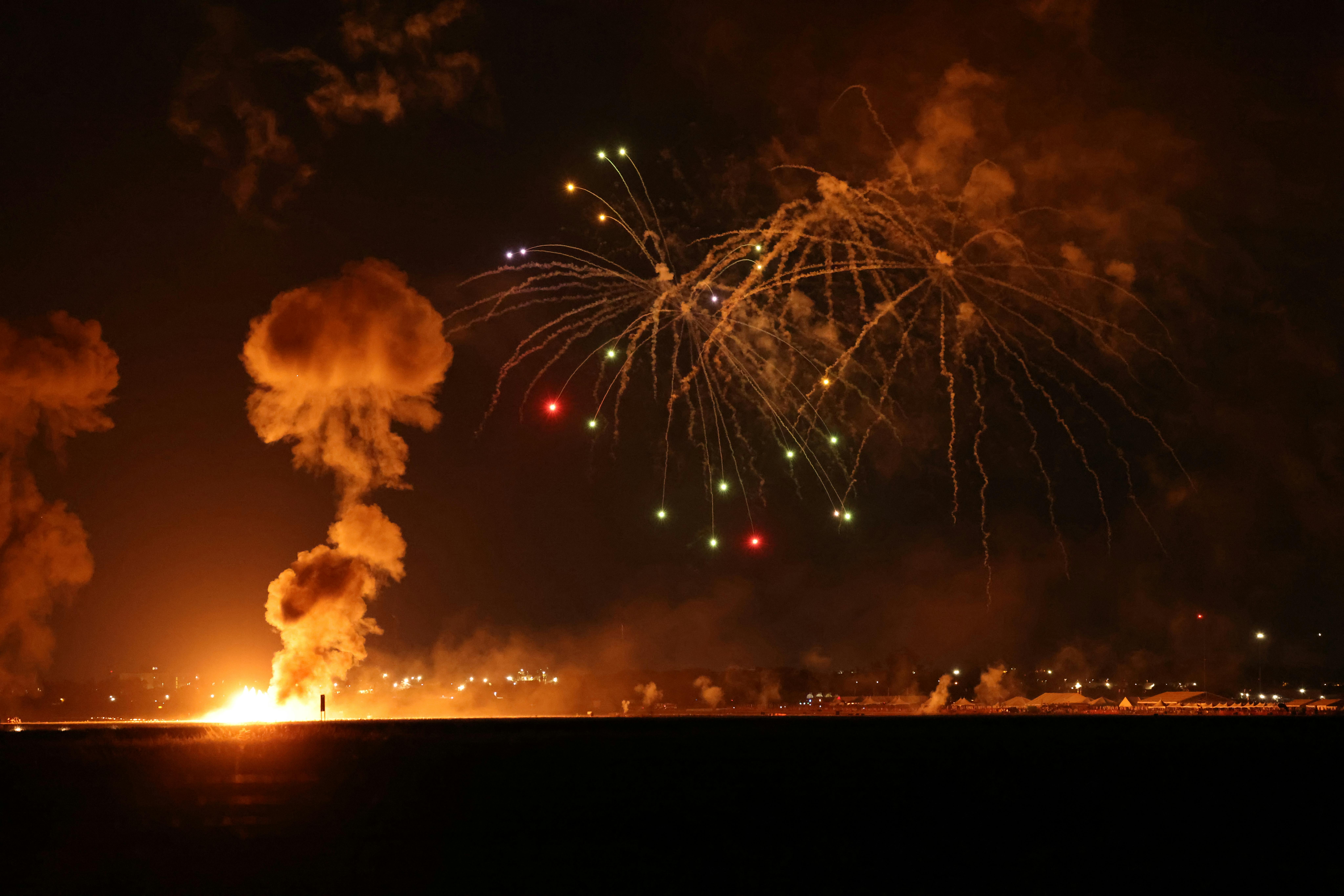 Light Bulb Flash Photos, Download The BEST Free Light Bulb Flash Stock ...