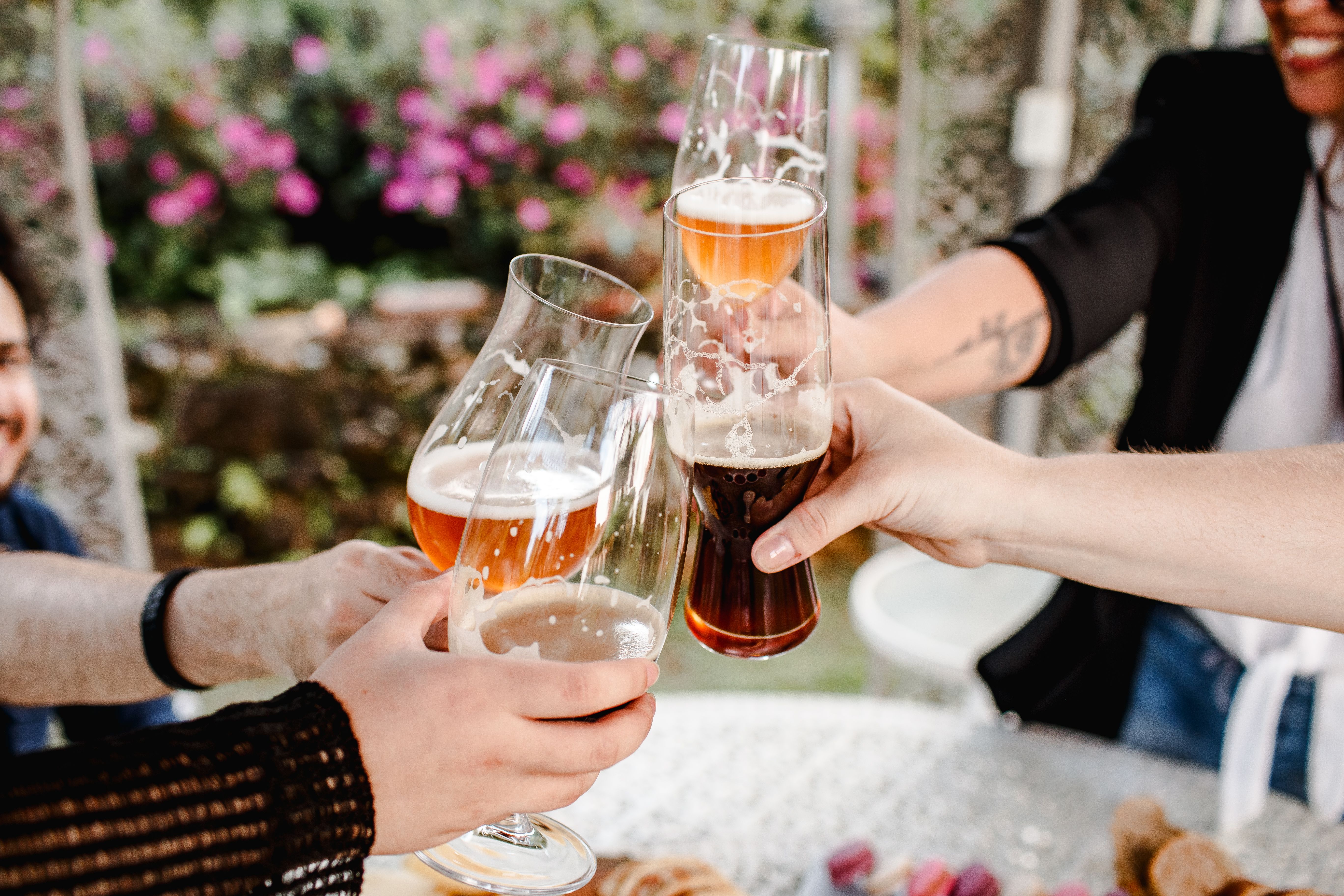 Friends Sharing A Drink Photos, Download The BEST Free Friends Sharing ...