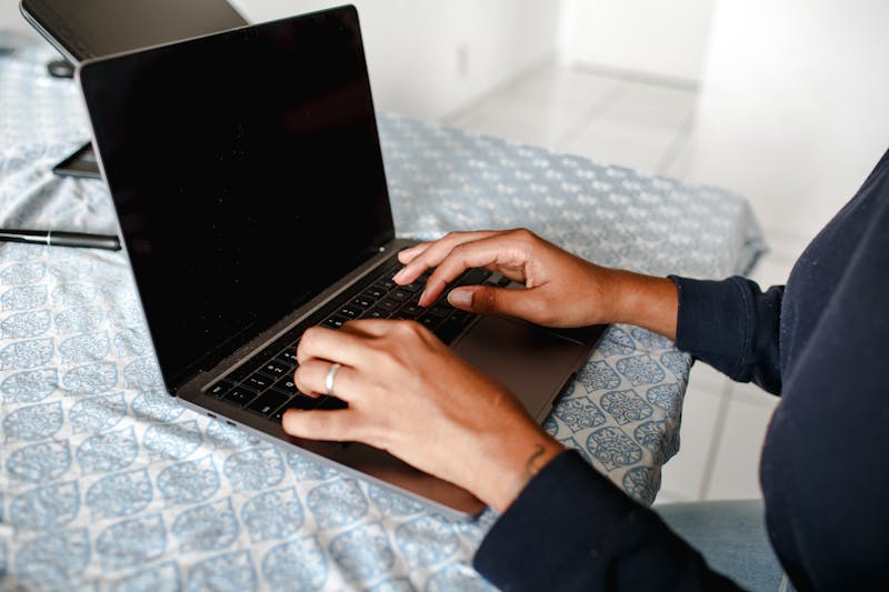 Person On Computer Photos, Download The BEST Free Person On Computer ...