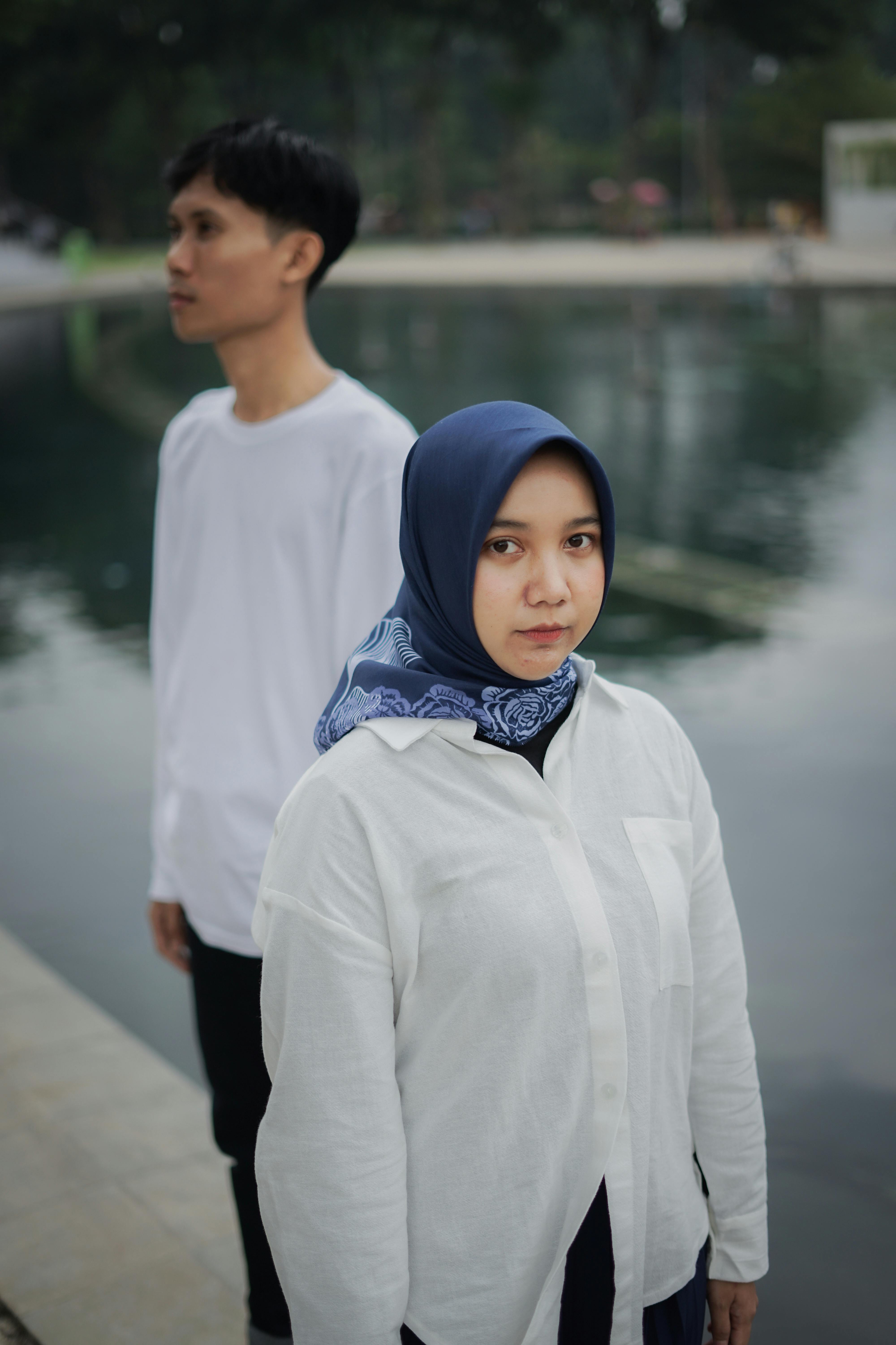 Streamer Hijab Photos, Download The BEST Free Streamer Hijab Stock ...