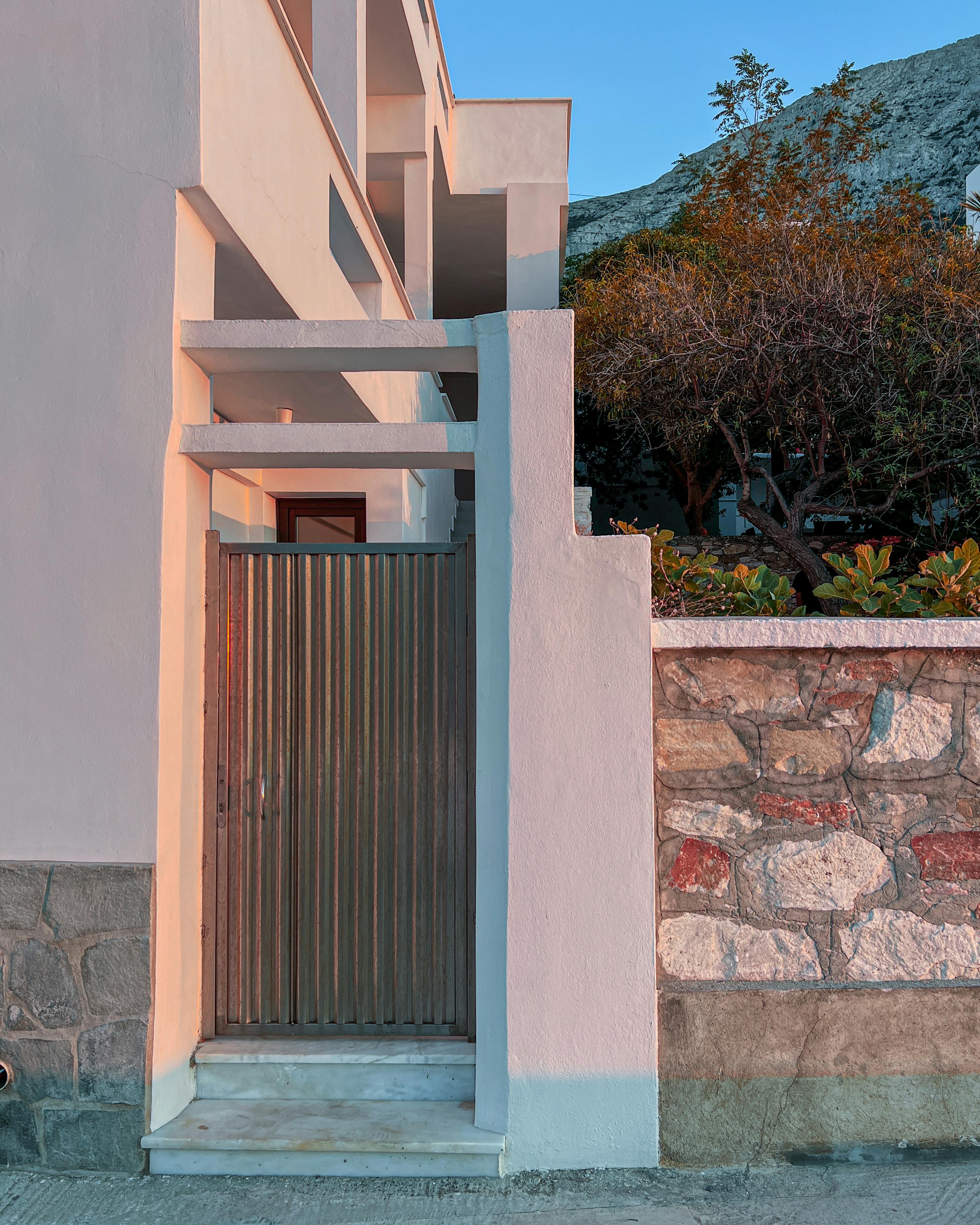 minimalist Greek gate · Free Stock Photo