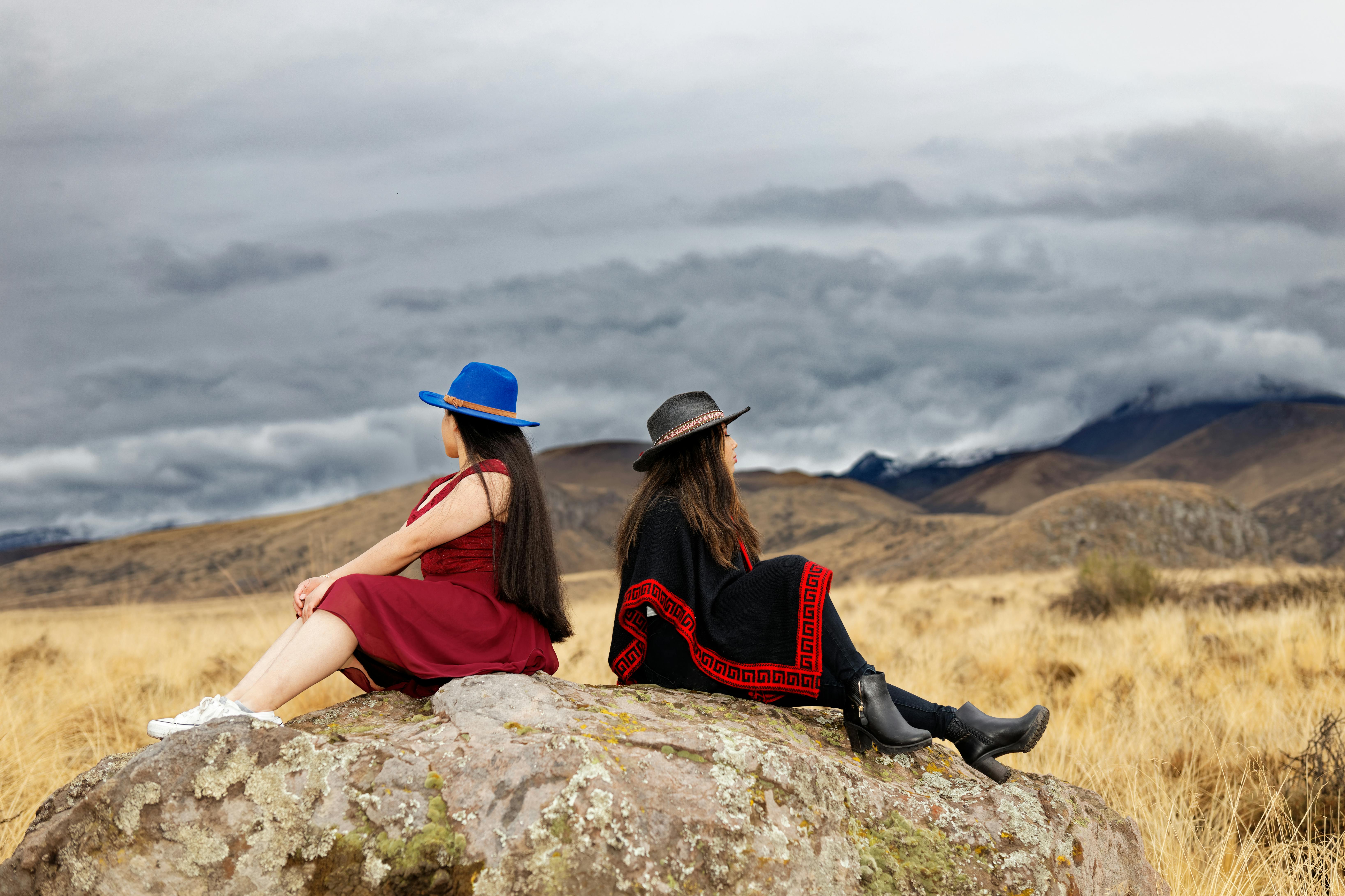 Peruvian girls in the highlands of Arequipa · Free Stock Photo