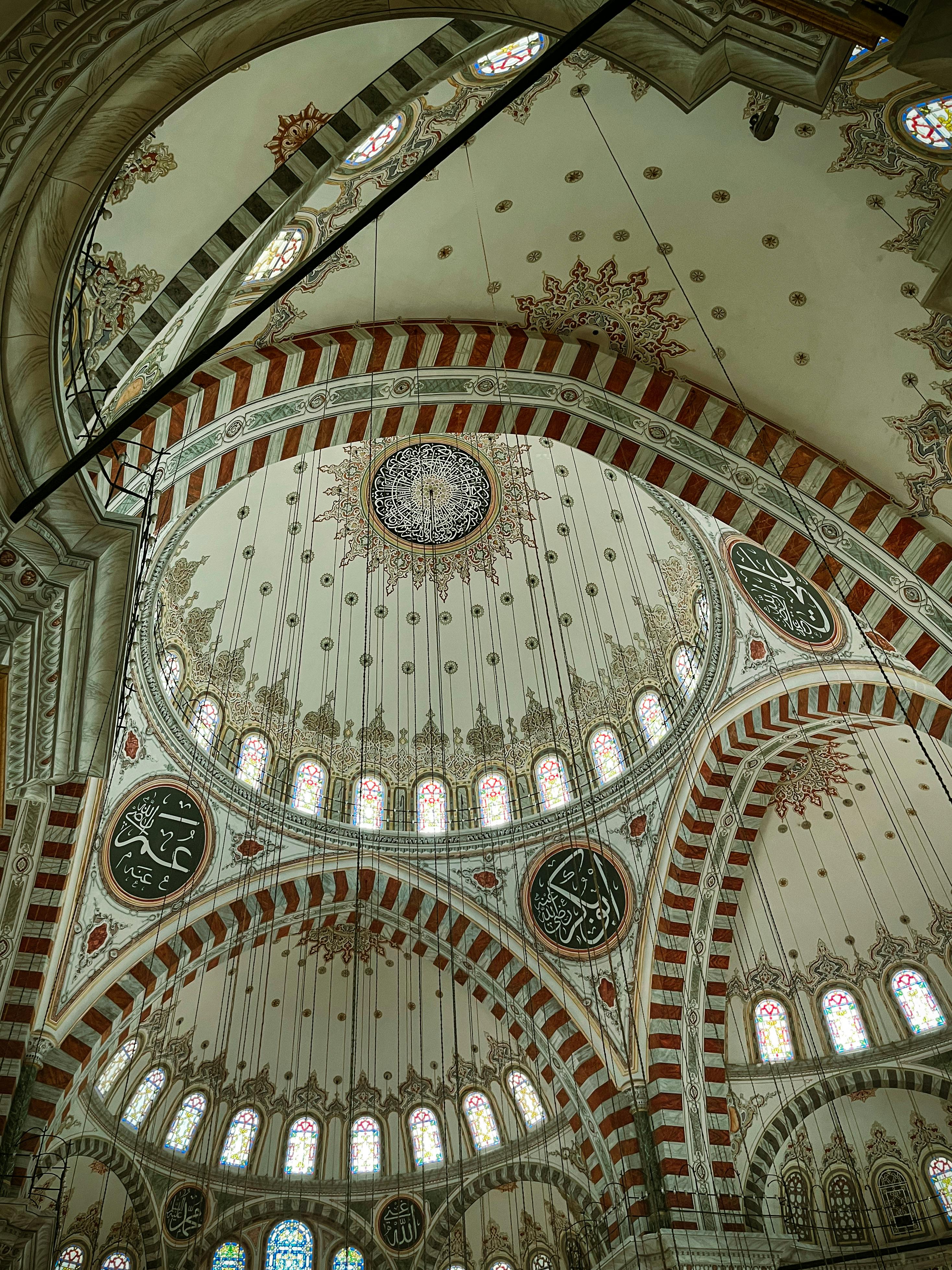 Ceiling in Fatih Mosque in Istanbul, Turkey · Free Stock Photo