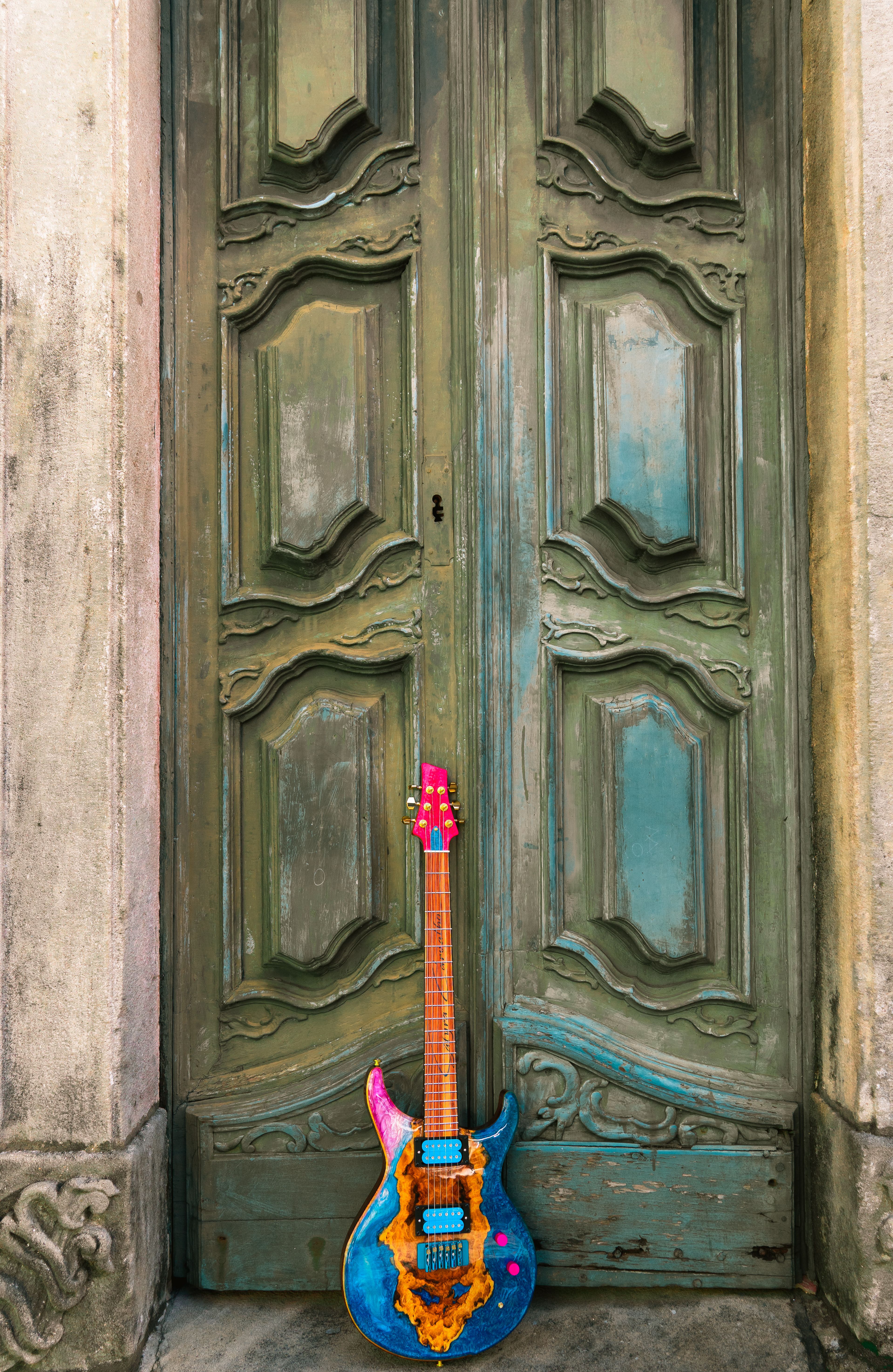 Robin Door Photos, Download The BEST Free Robin Door Stock Photos & HD ...