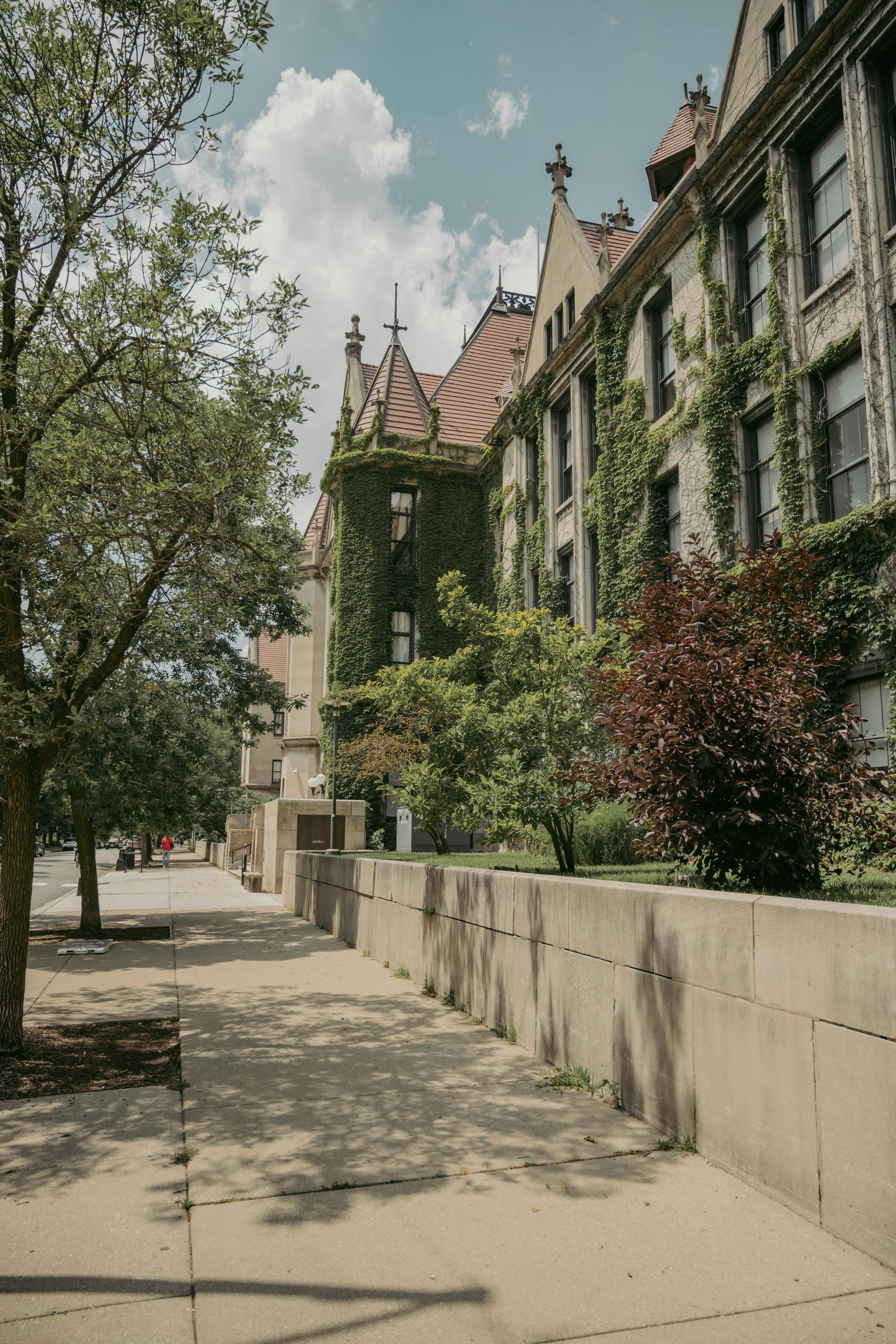 Exterior of a Building, University of Chicago · Free Stock Photo