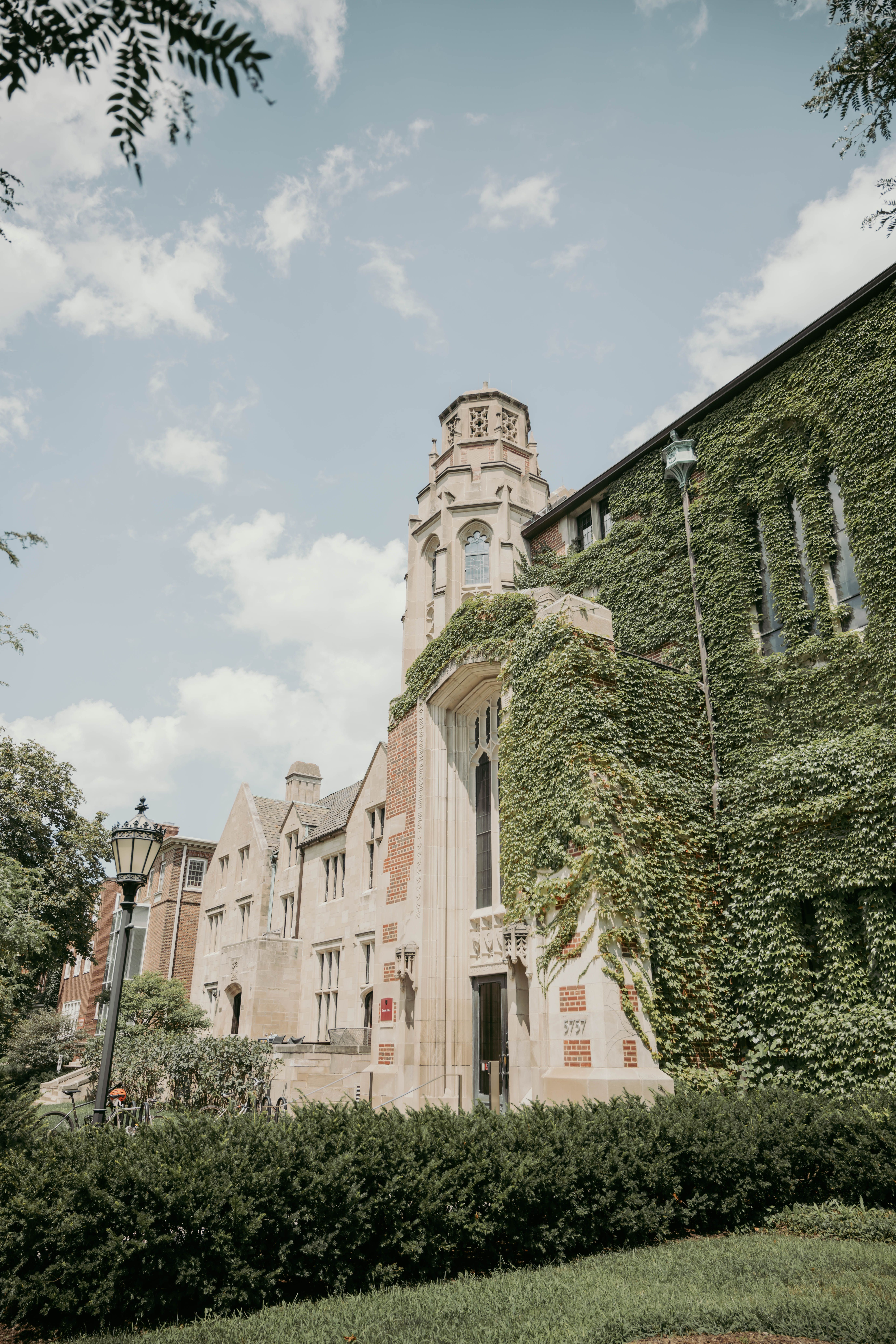 University of Chicago Building Exterior · Free Stock Photo