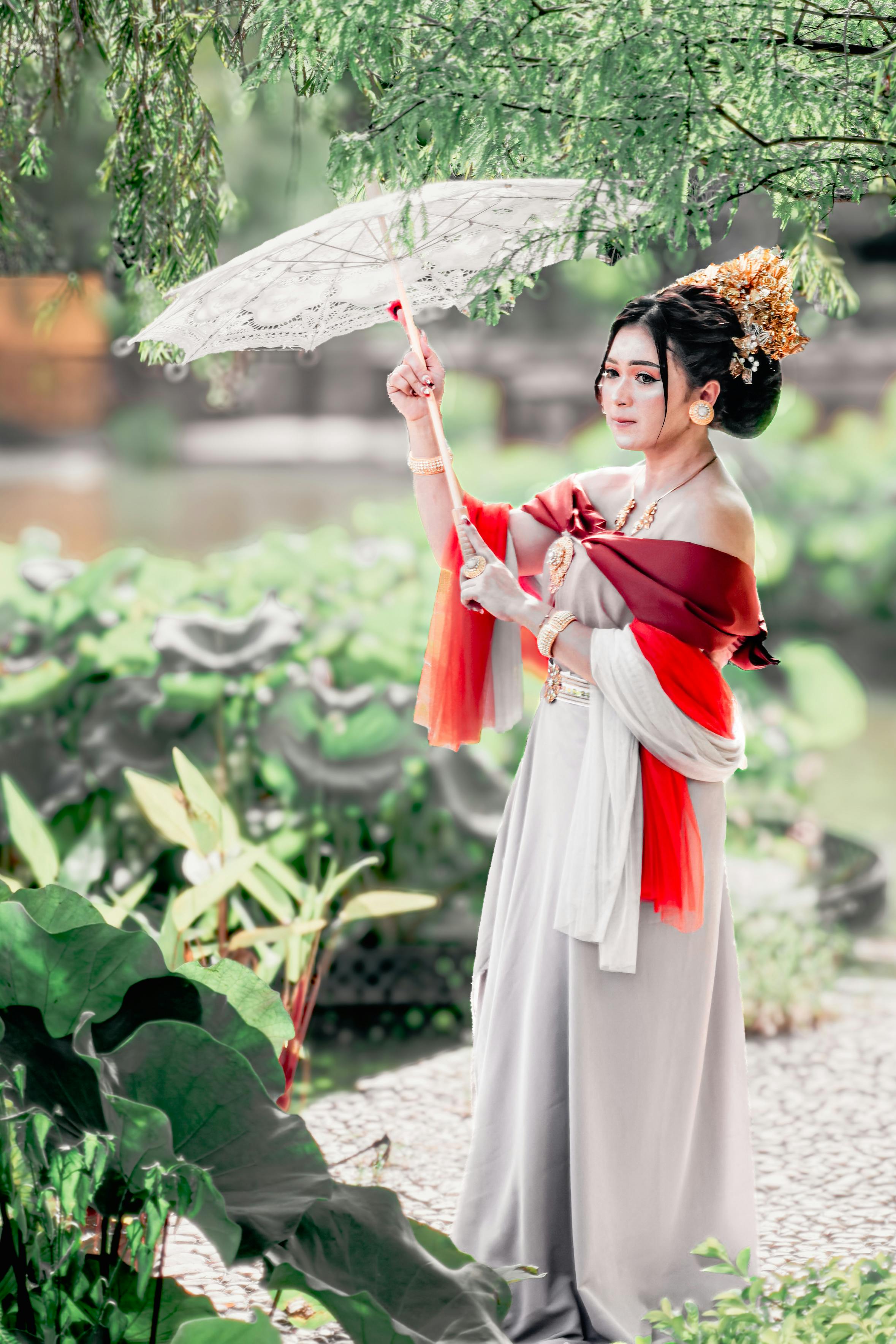 Ling Woman Photos, Download The BEST Free Ling Woman Stock Photos & HD ...