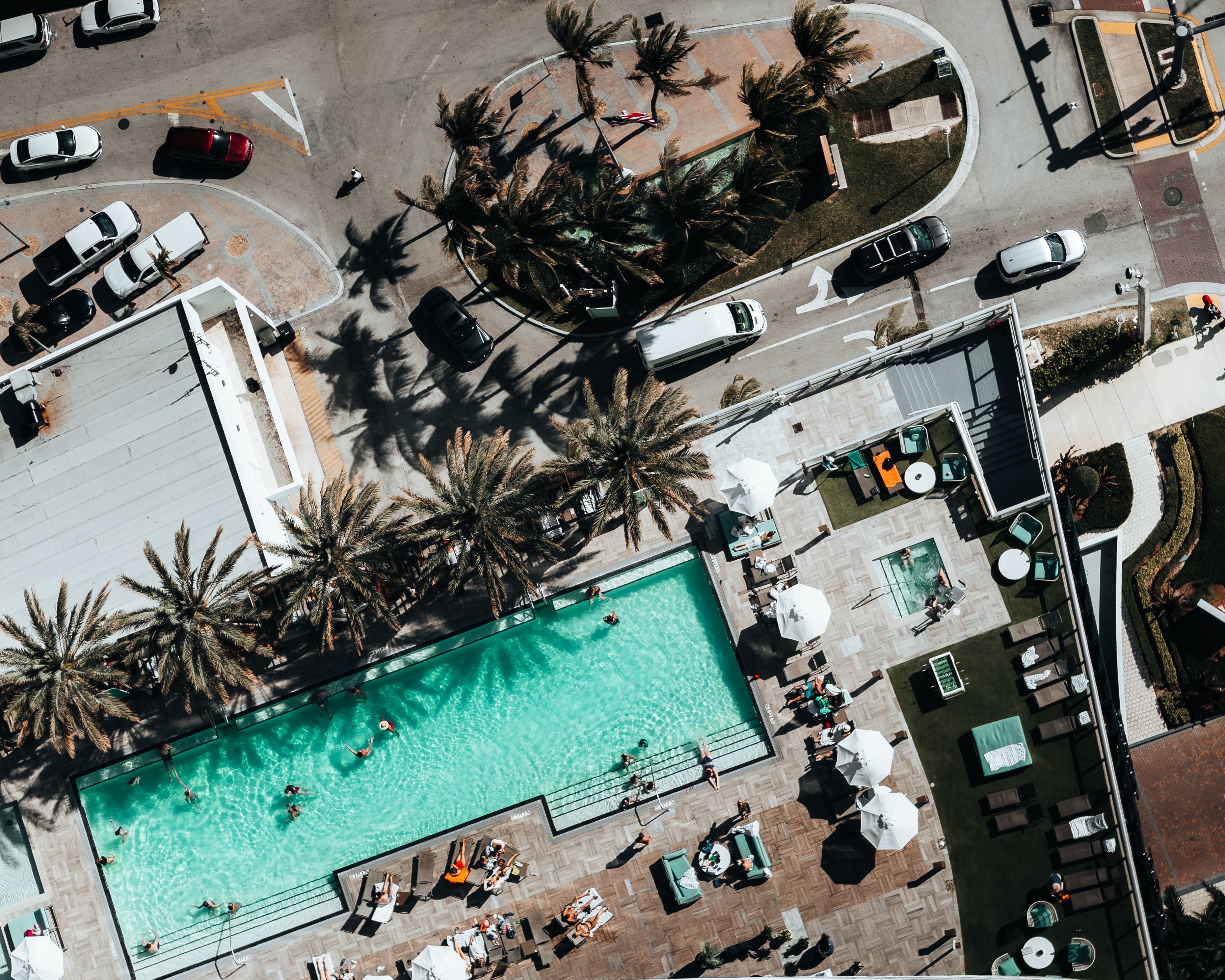 Swimming Pool in City · Free Stock Photo
